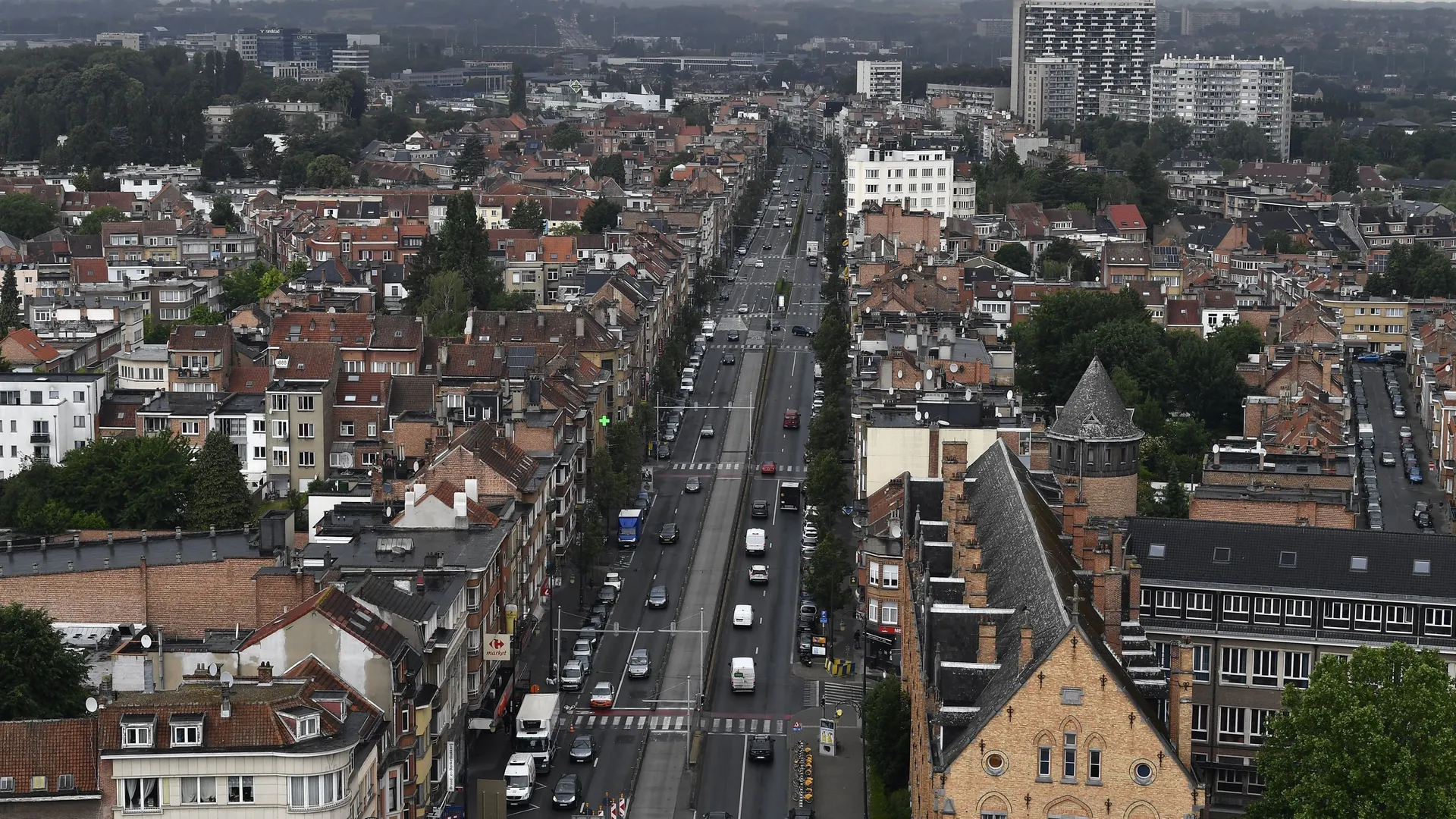 Rue Belliard à Bruxelles : les abords du centre d’enregistrement des ...