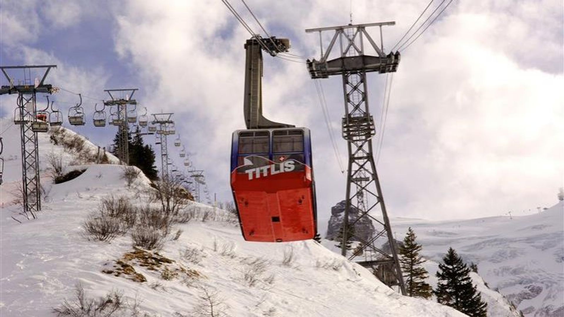 Une télécabine s’écrase en Suisse à Engelberg en raison de vents ...