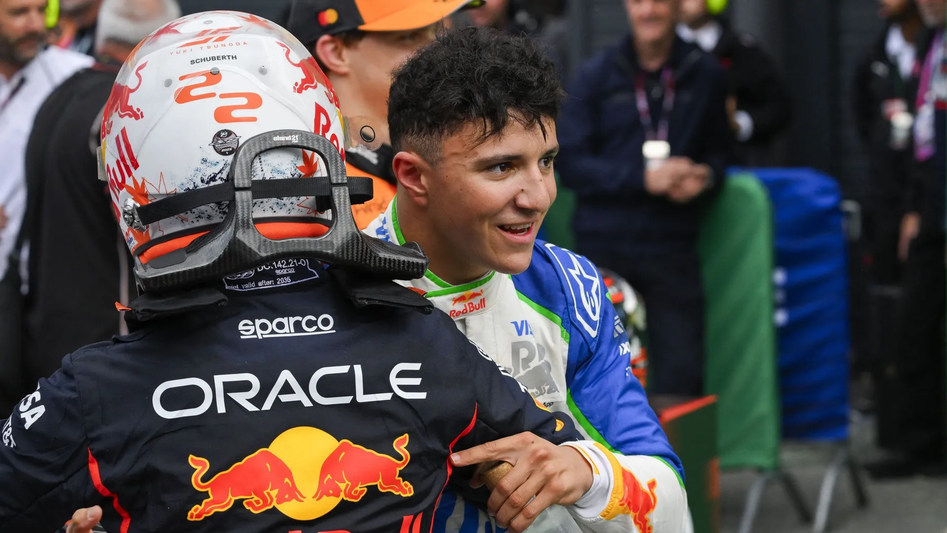 Isack Hadjar et la possibilité de faire équipe avec Max Verstappen ...