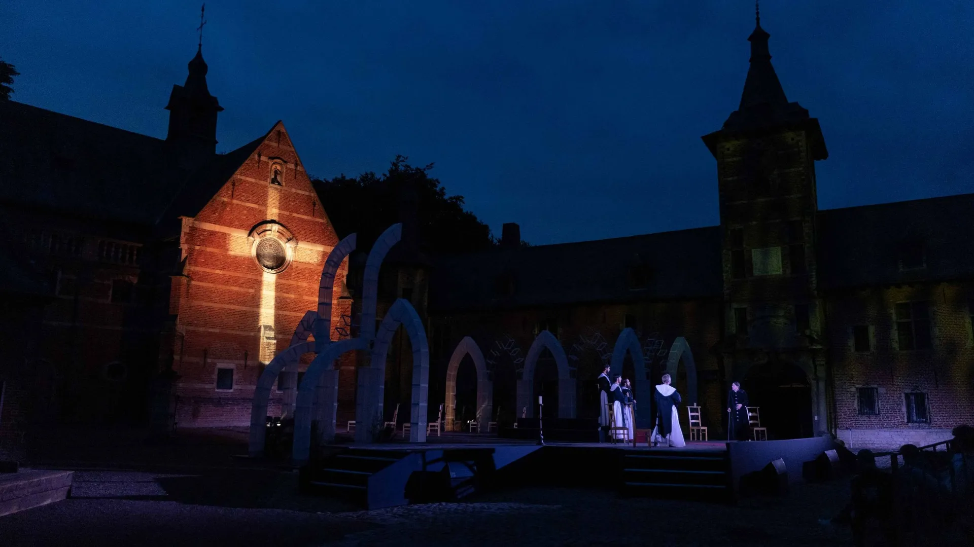 'Le Bossu de Notre-Dame' en plein air à Rixensart : un spectacle ...
