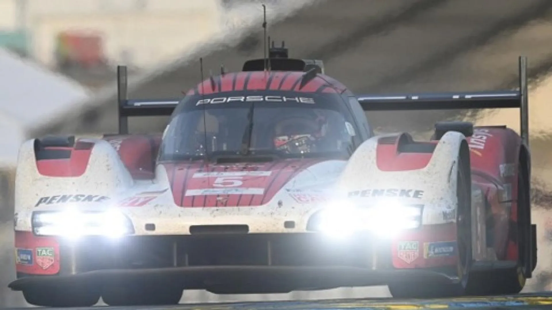 IMSA : aligné sur 2 voitures en même temps, Laurens Vanthoor termine 3e ...