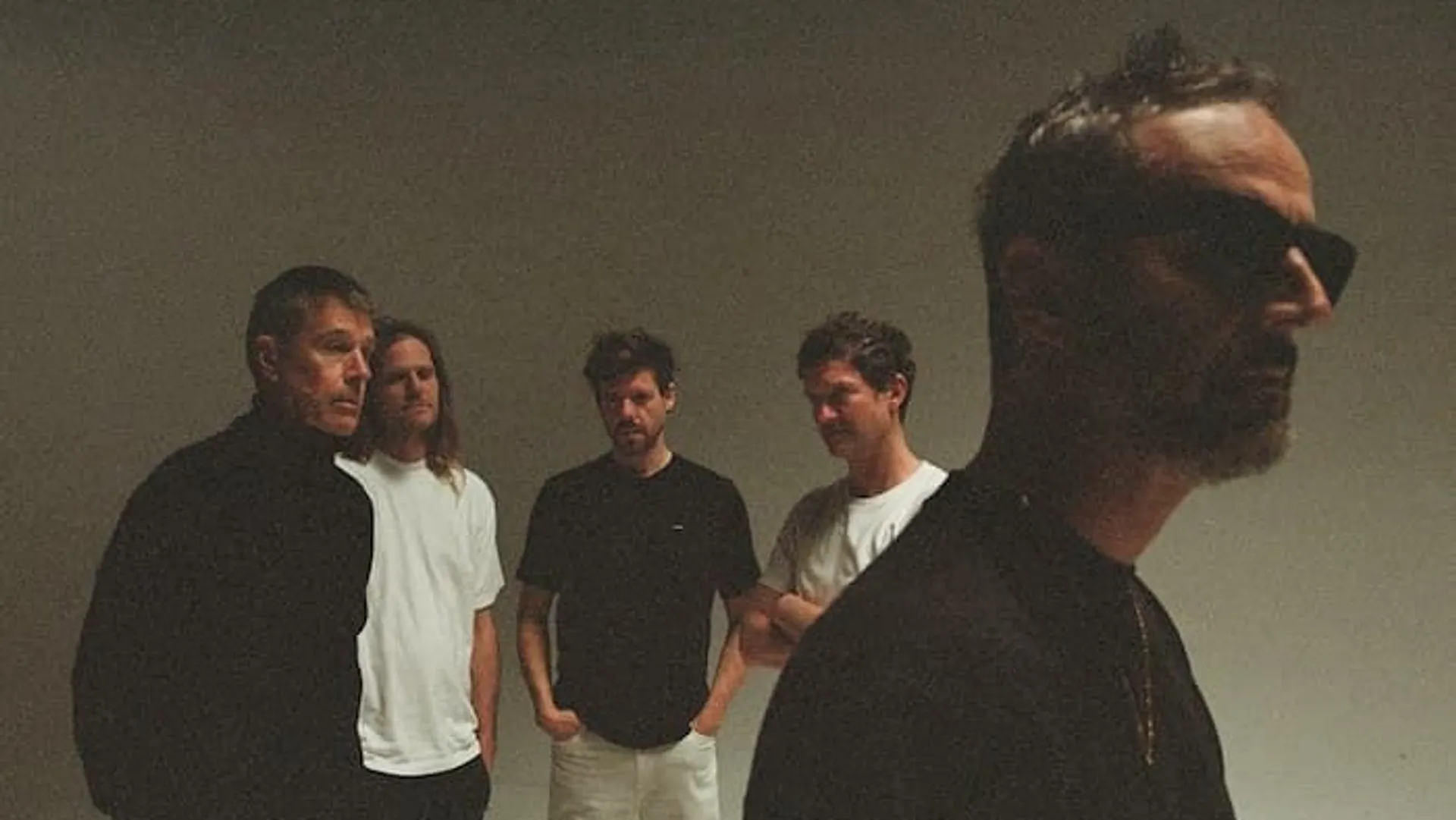 Ghinzu de retour à Dour Festival 2026 : le groupe belge présentera son ...