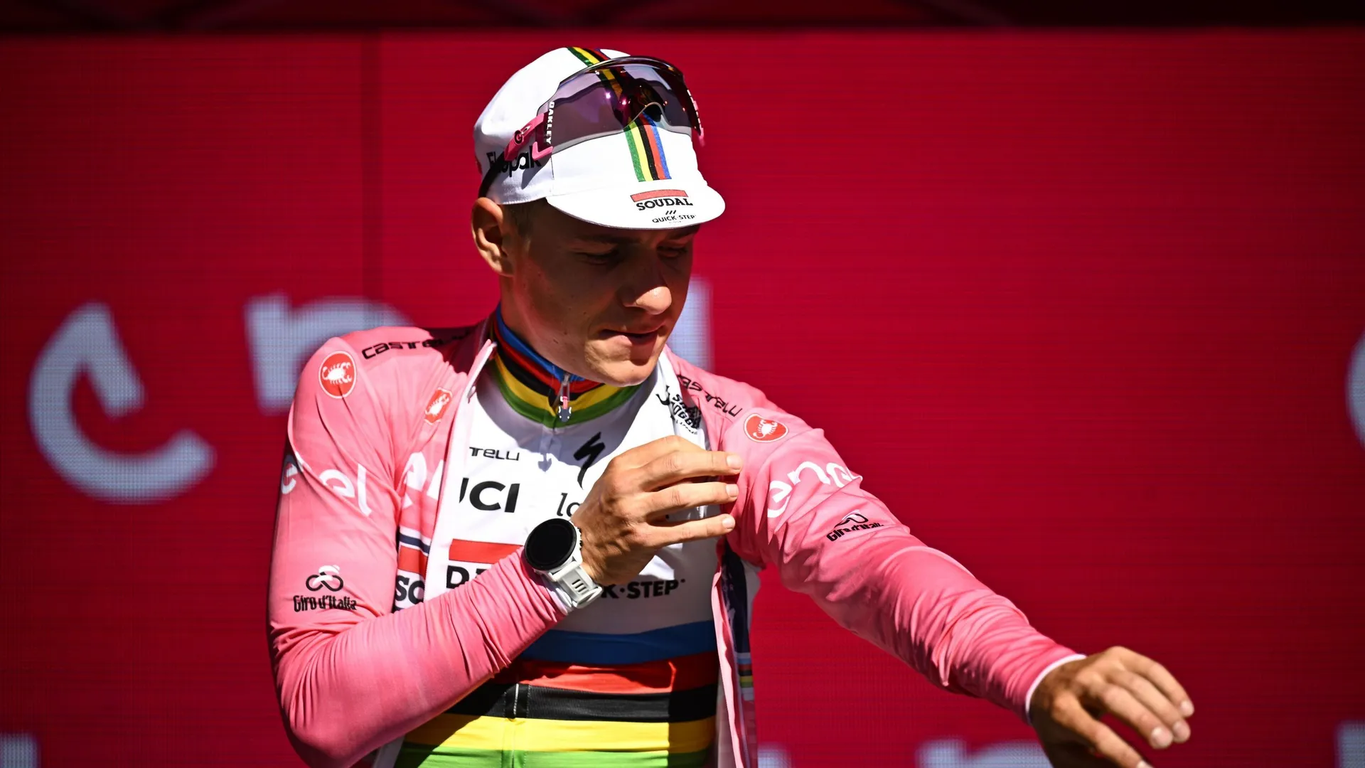 Giro 2023 : Evenepoel assomme déjà le Giro et s’empare du premier ...