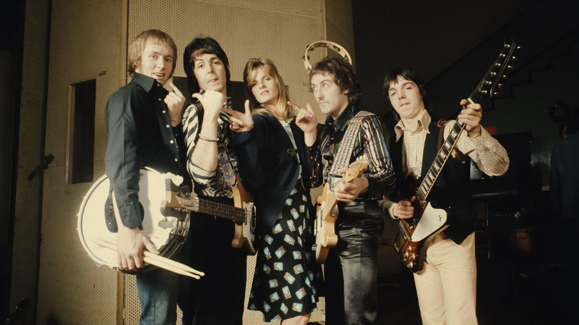 Paul McCartney dévoile des images inédites de son livre sur les Wings ...