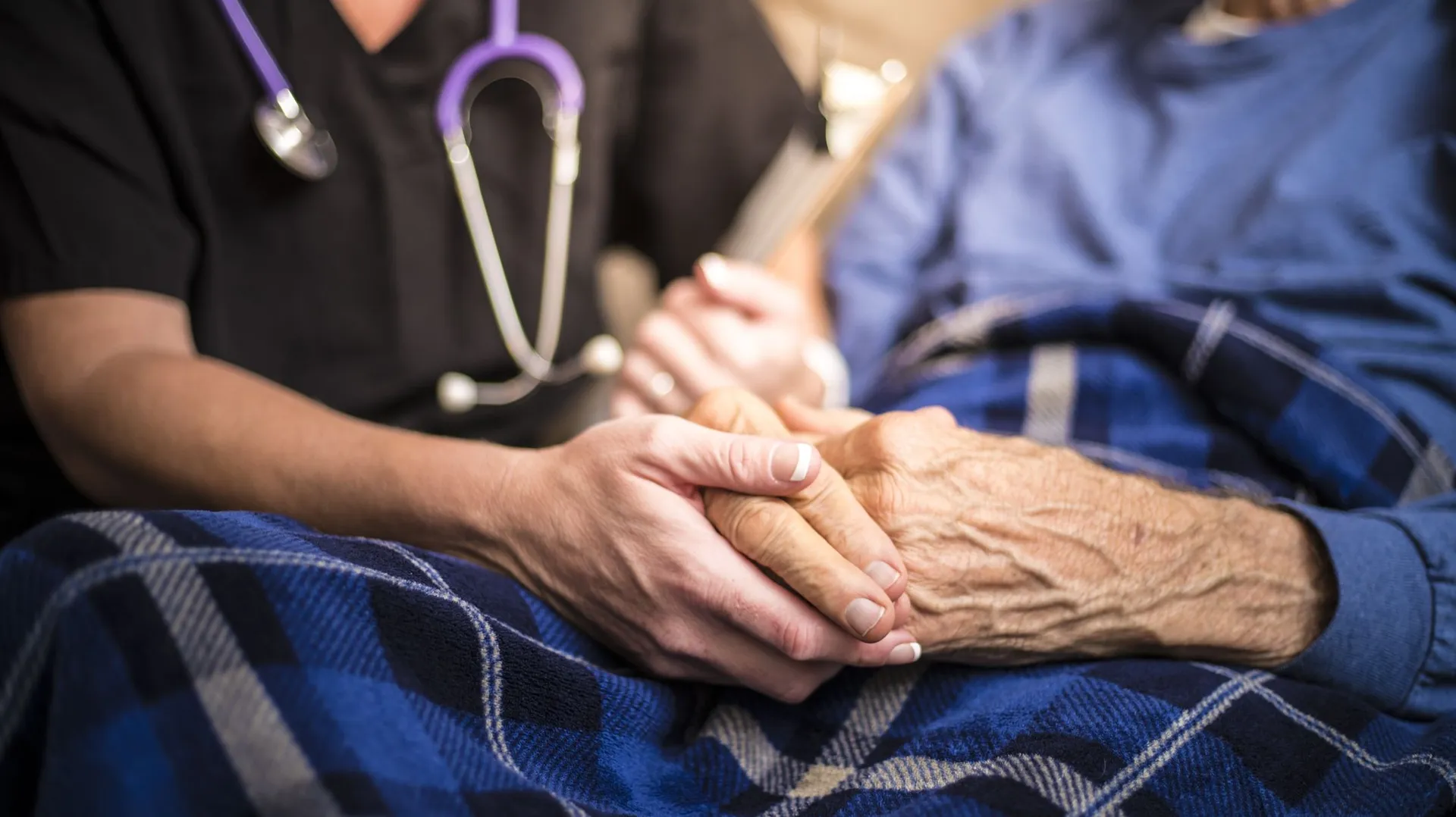 Une bactérie buccale serait impliquée dans la maladie de Parkinson ...