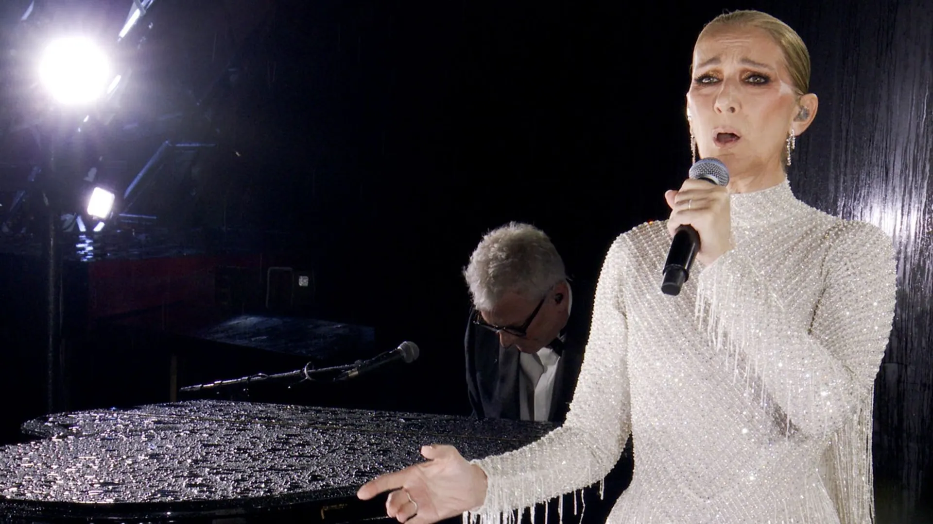 'Tu nous manques plus que nous ne pouvons le supporter' : Céline Dion ...