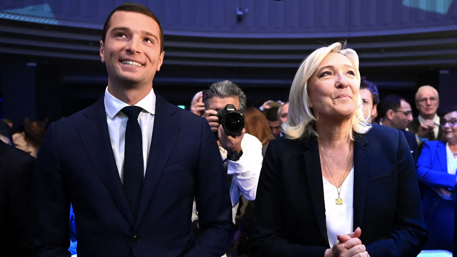 En meeting pour lancer la campagne européenne, Jordan Bardella met en ...