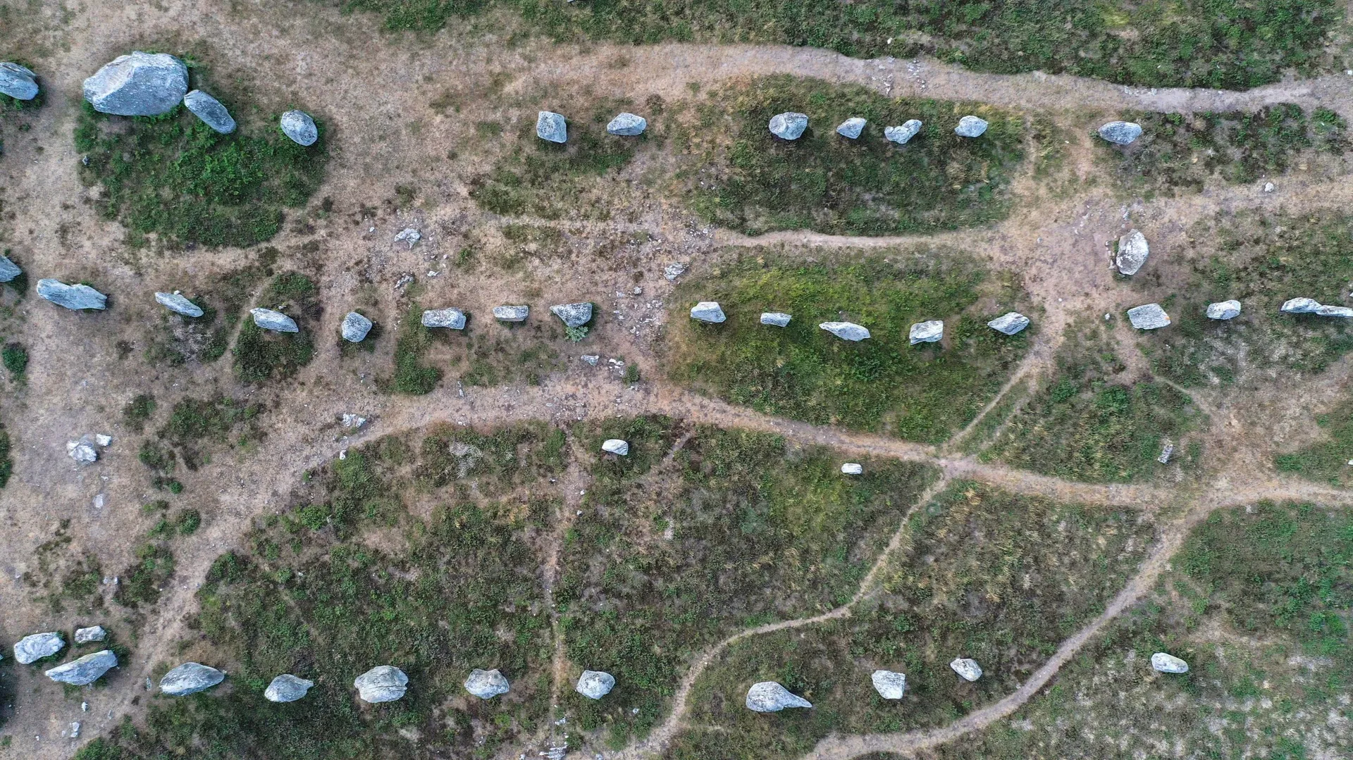 Dolmens, menhirs et légendes : Wéris, un des Plus Beaux Villages de ...