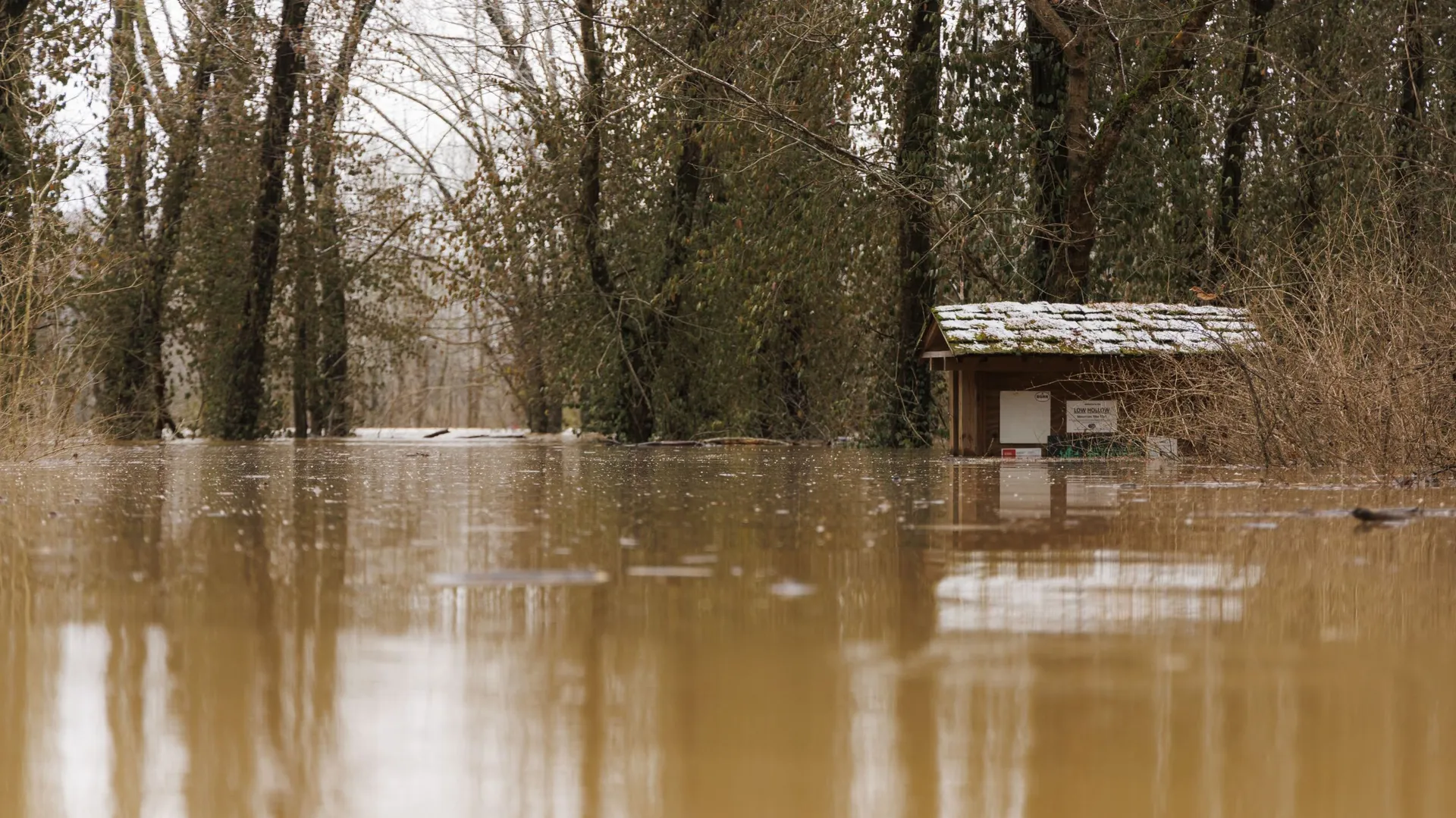 'C’est catastrophique' : des inondations inexpliquées poussent à bout ...