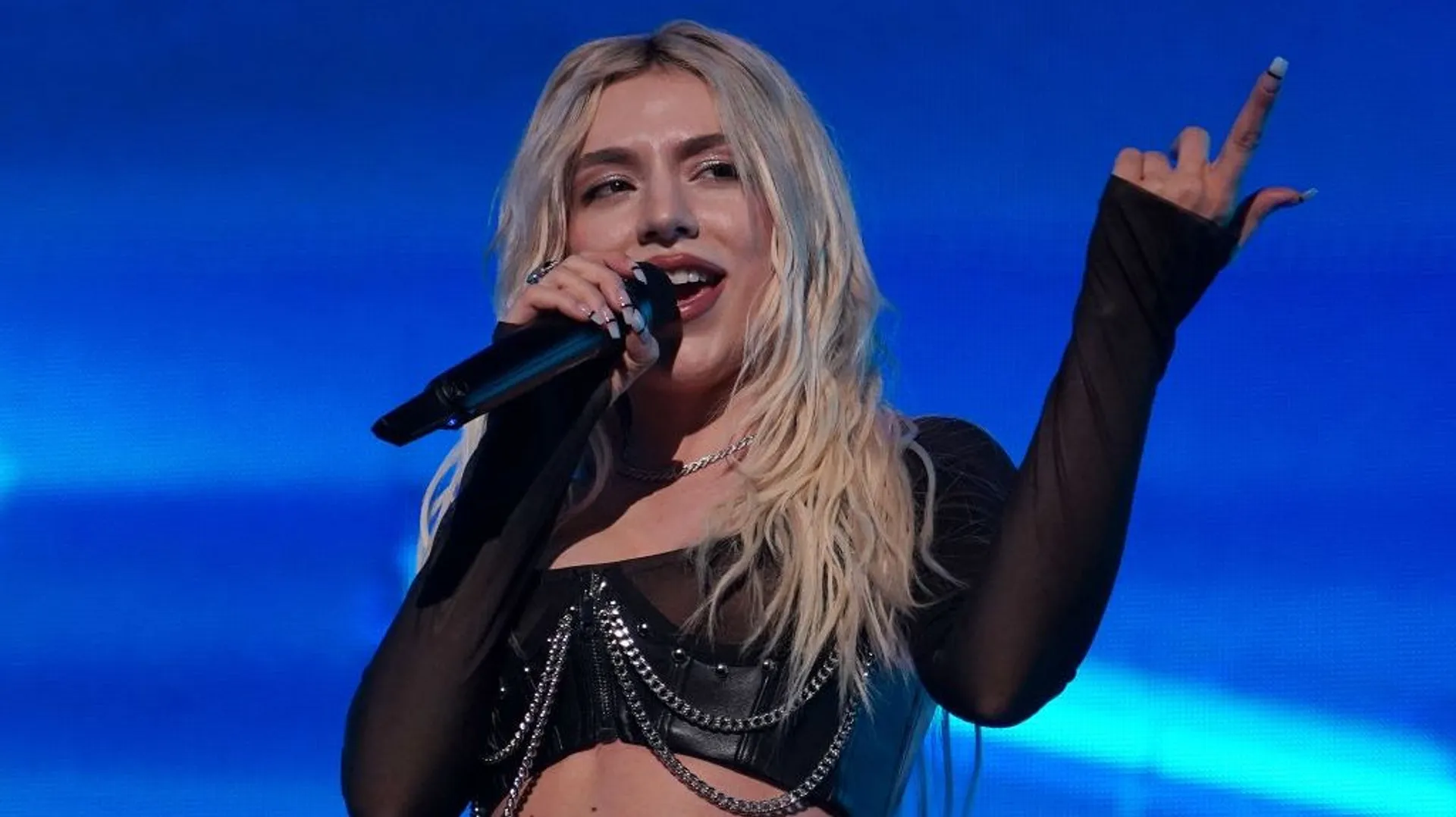 Ava Max reporte sa tournée mondiale : 'J'ai besoin de plus de temps ...