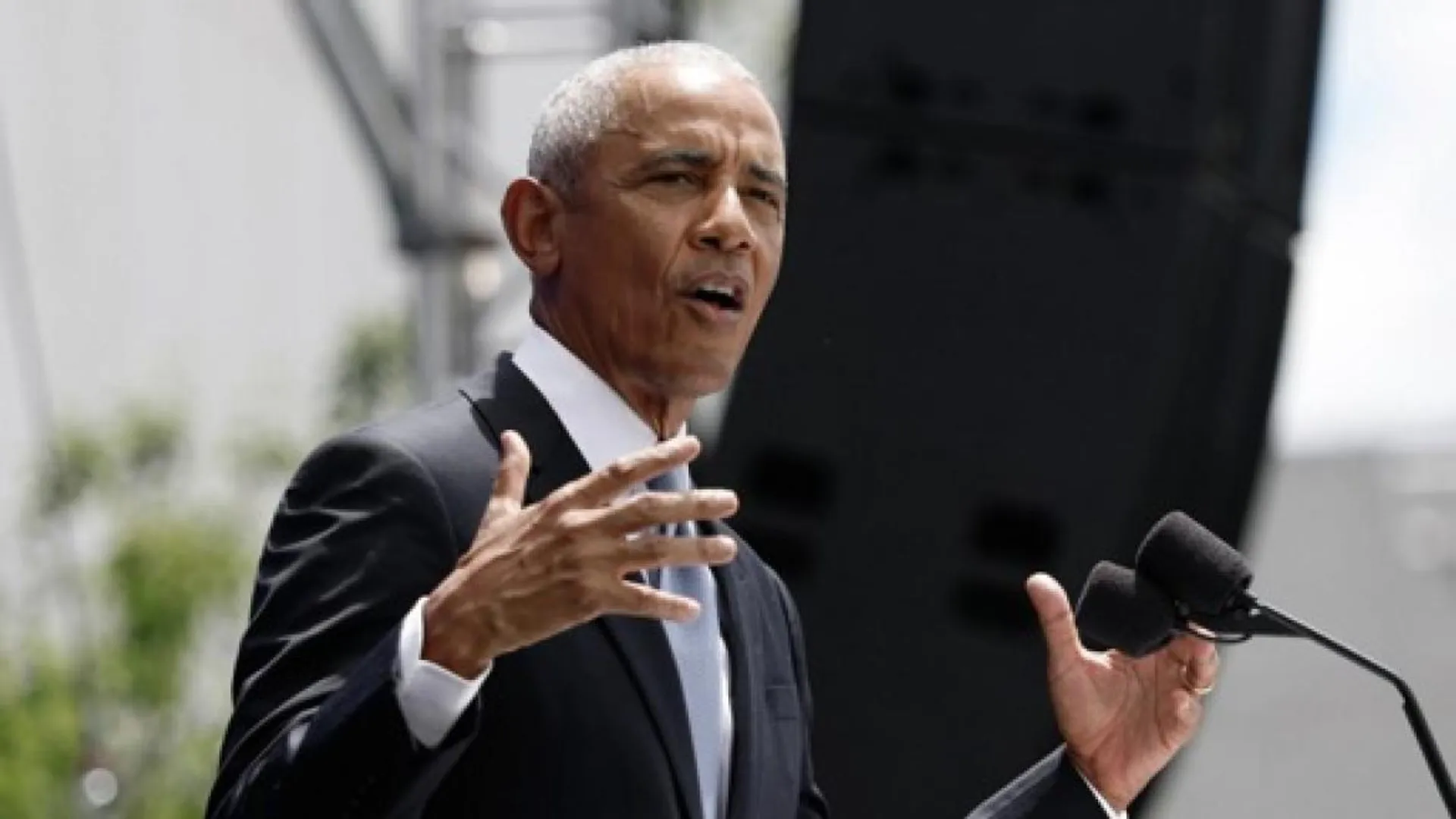 Etats-Unis : à Chicago, Obama entouré de trois anciens présidents pour ...