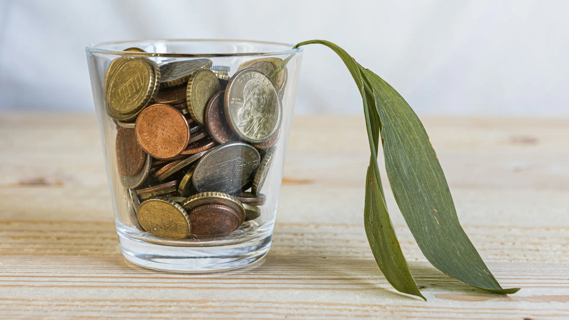 D'où vient l'expression 'rire jaune' ? - RTBF Actus