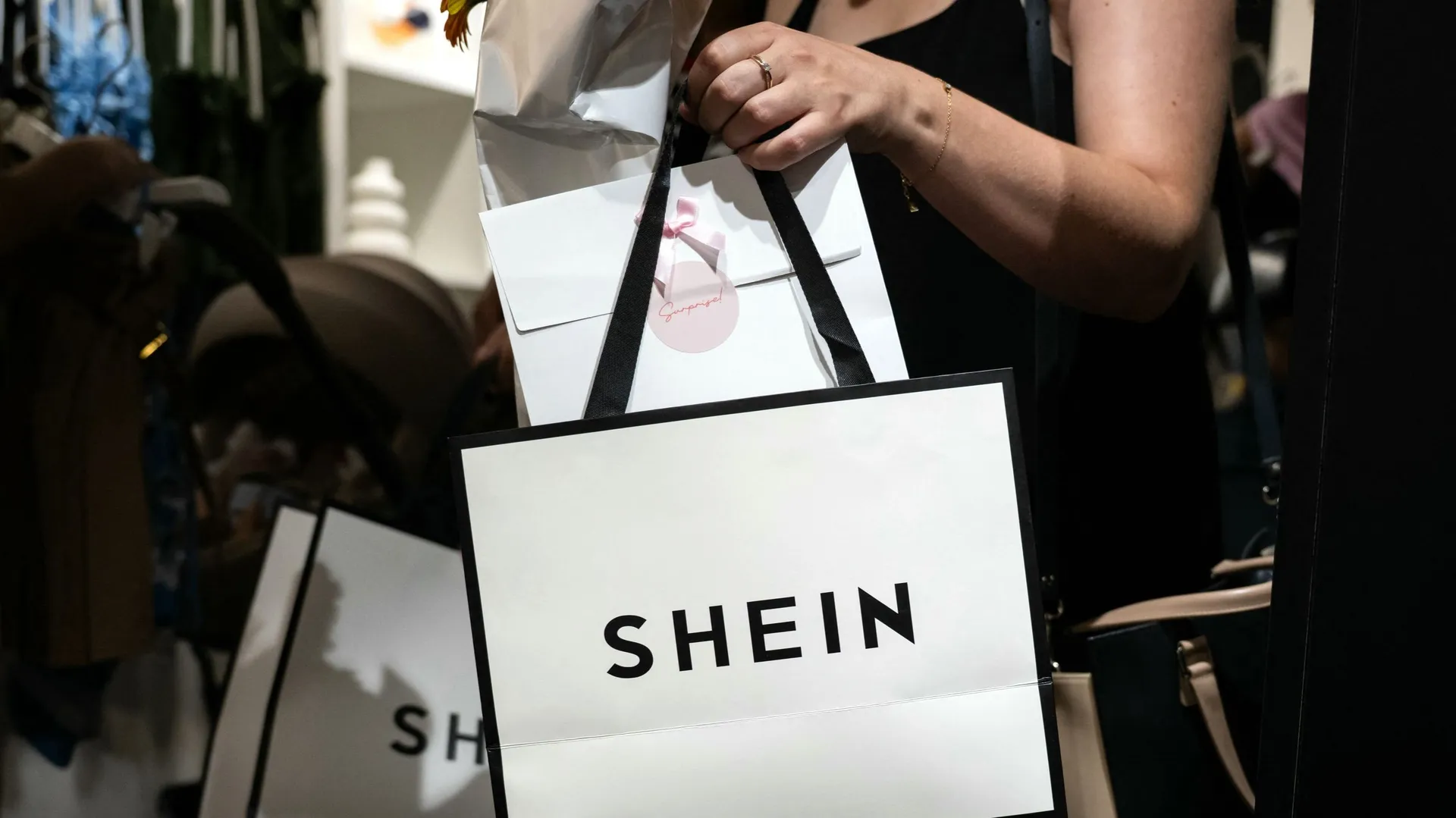 Fast fashion : en Italie, Shein écope d’une amende d’un million d’euros ...