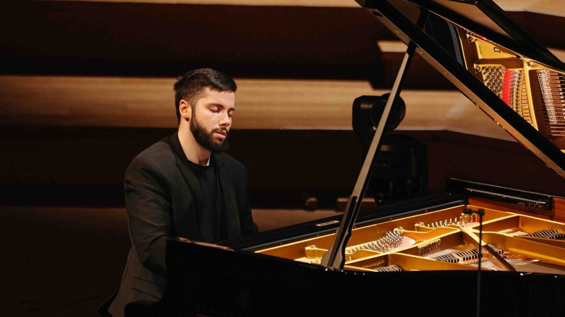Robert Bily en demi-finale du Concours Reine Elisabeth 2025 piano ...