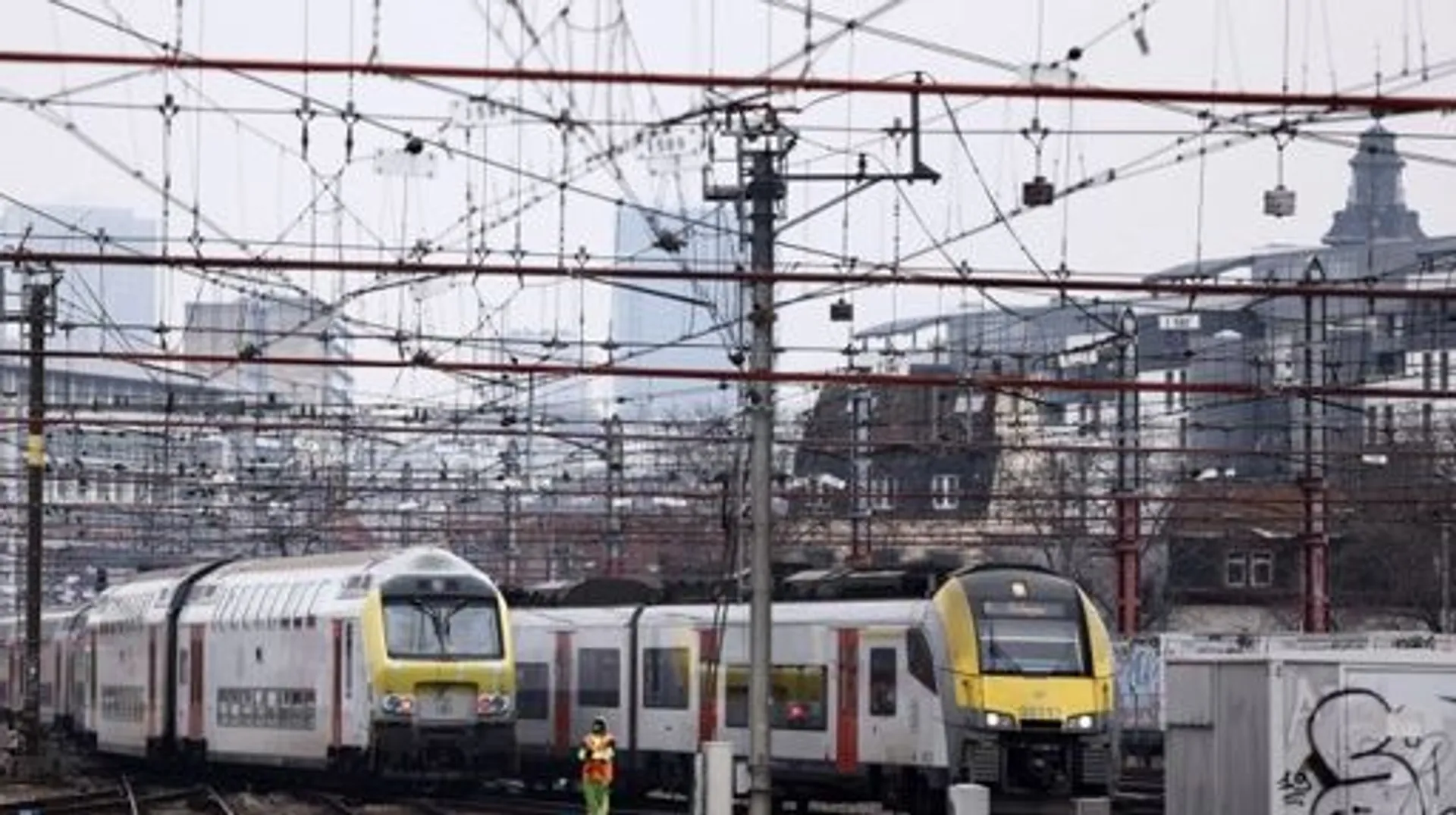 Rail : en manque de personnel, la SNCB augmente quand même la ligne ...
