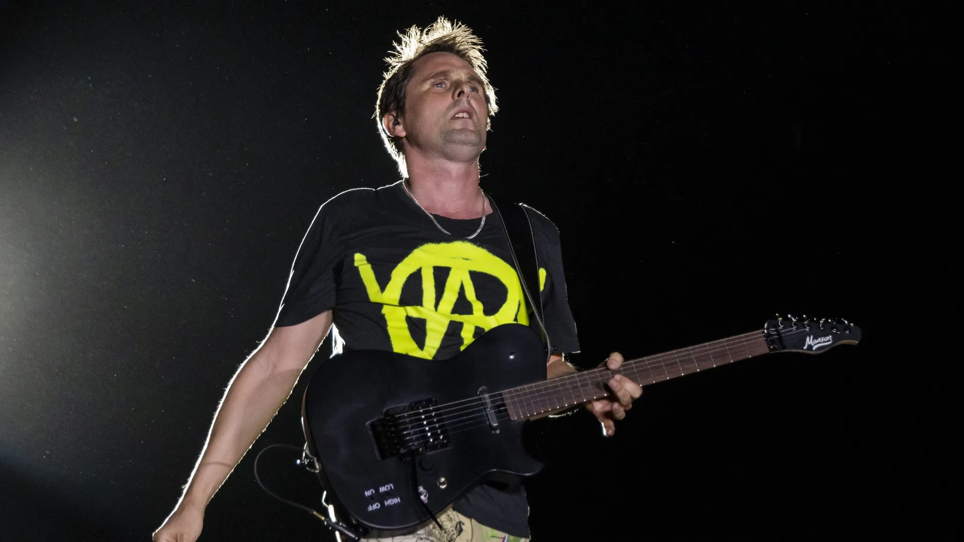 Muse : Matt Bellamy, à nouveau père, révèle avec sa femme l’origine du ...