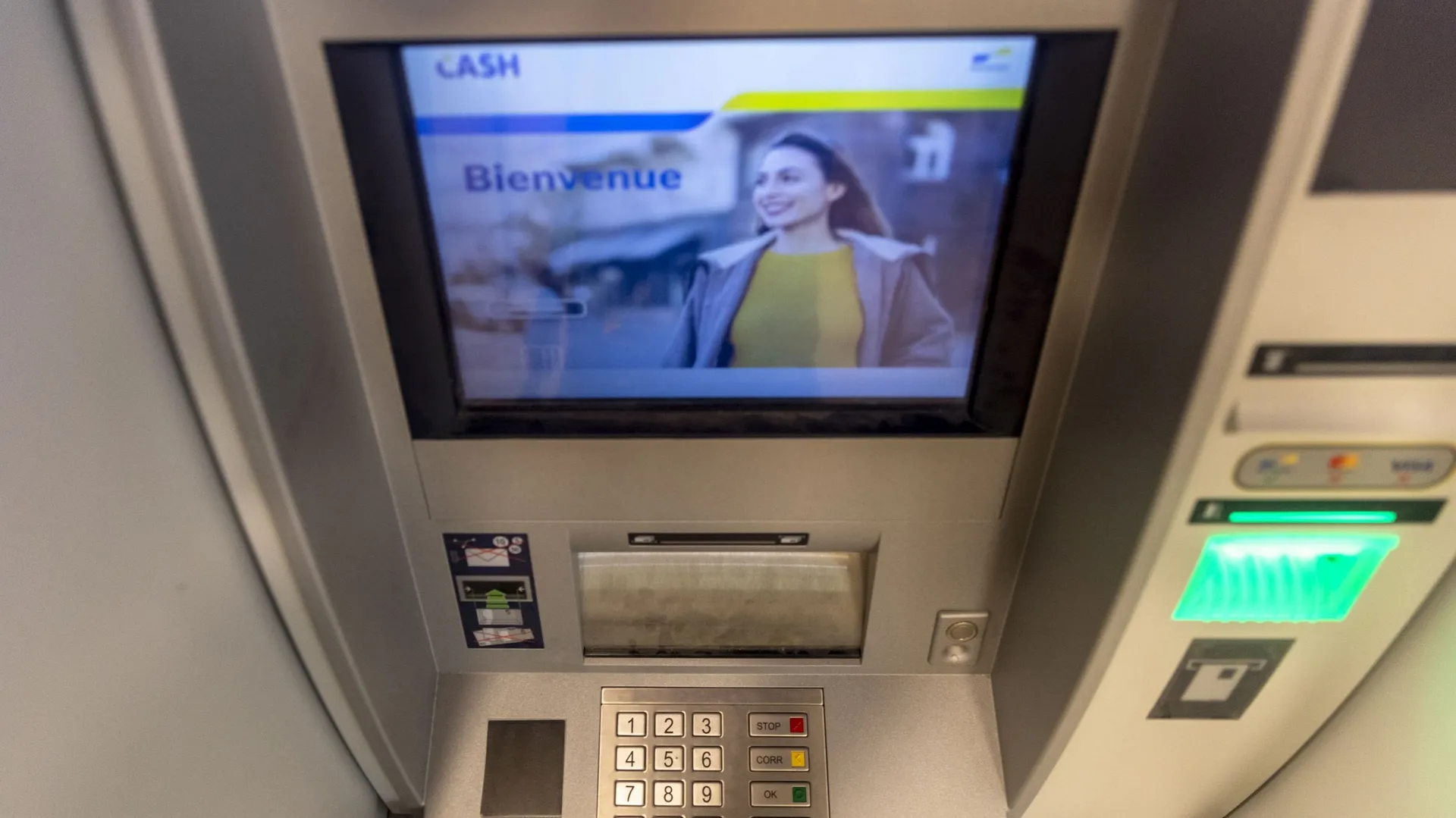 La carte des emplacements de distributeurs de cash en Belgique : la ...