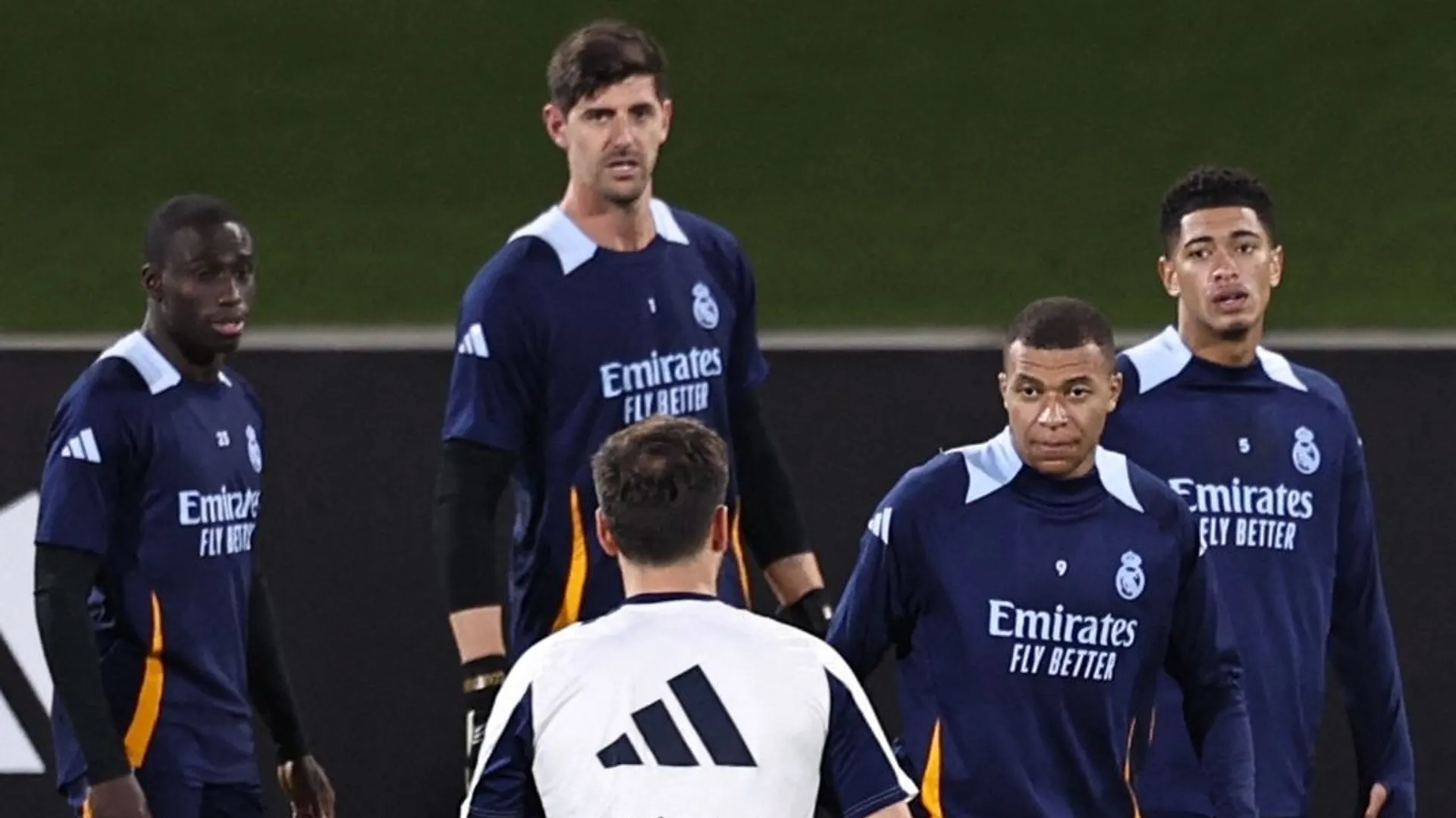 Liga : le Real Madrid s’impose face au Barça dans une rencontre ...