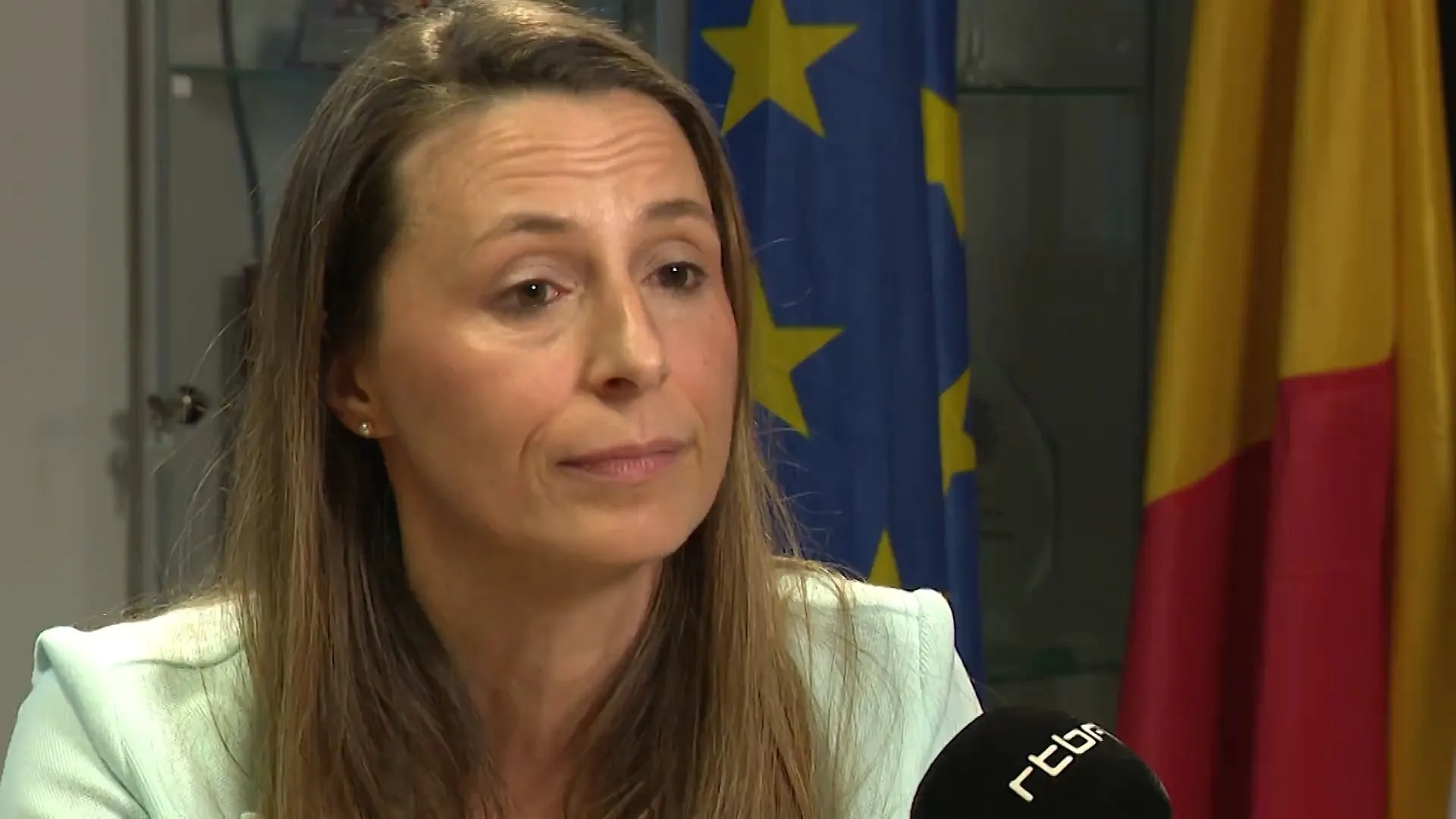 Survols de drones, espionnage, ingérence étrangère et extrémisme : la ...