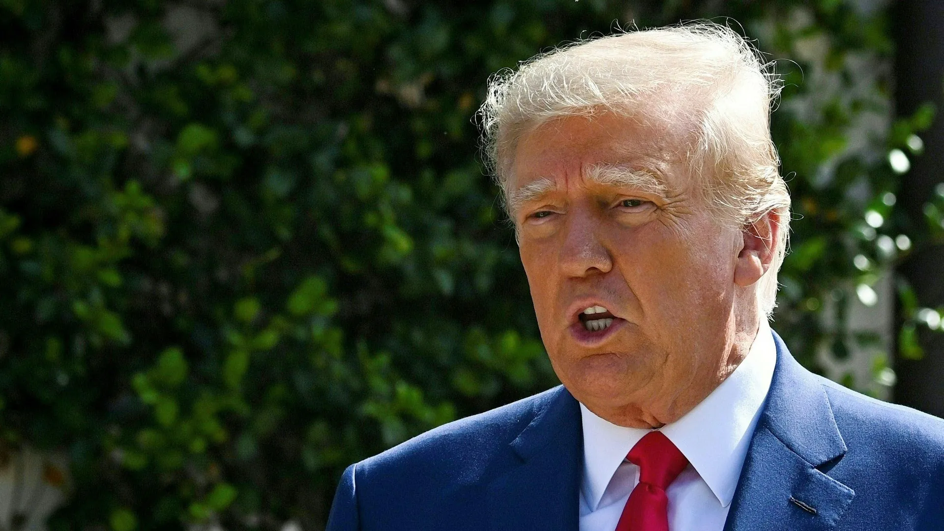 Donald Trump publie sur Facebook et YouTube pour la première fois ...