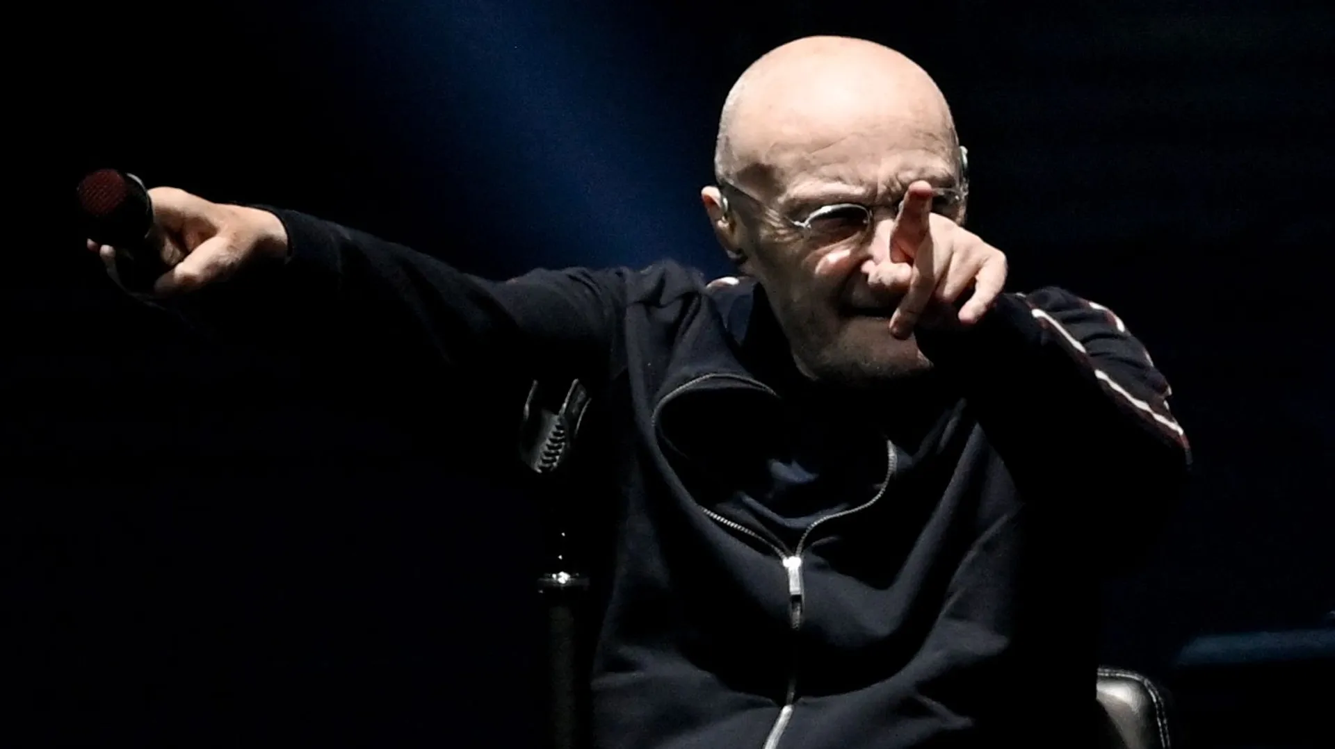 Fausse alerte pour Phil Collins : le batteur de Genesis dément des ...