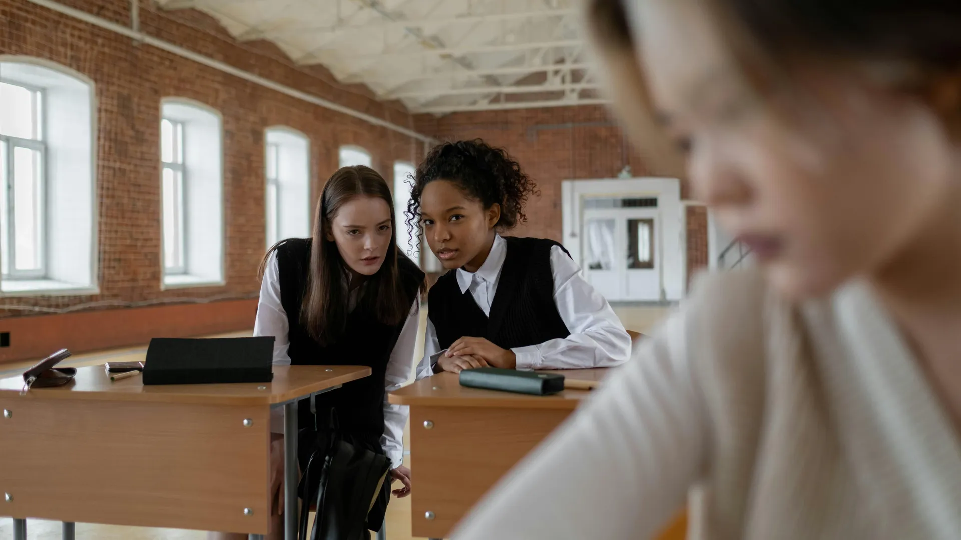 OnlyFans, MYM, Fansly : quand l’intime et la solitude sont ...