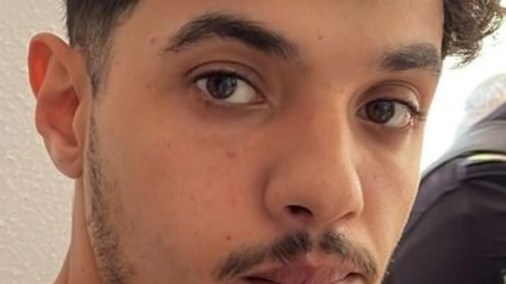 Avis de recherche pour un fugitif de 25 ans figurant sur la liste des ...