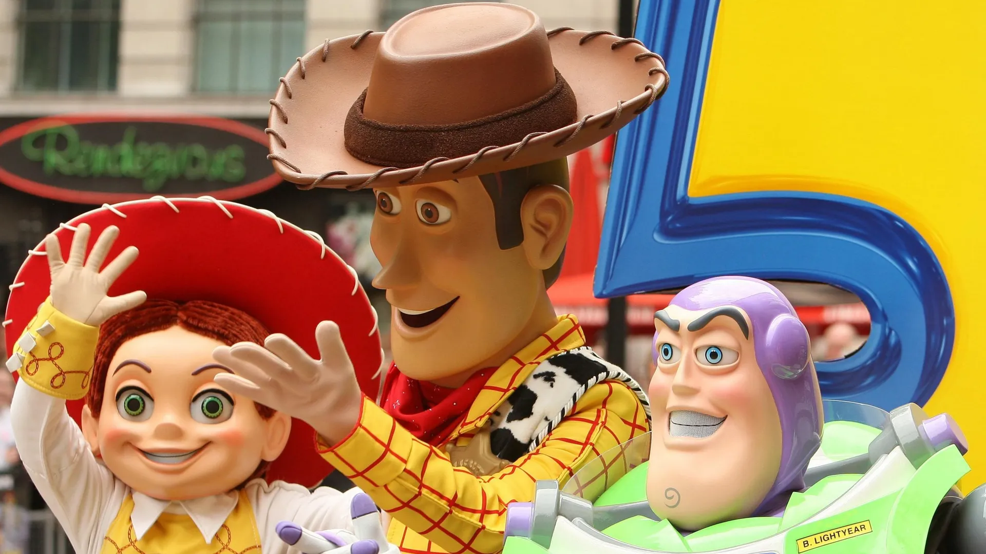 Bad Bunny rejoint le casting de Toy Story 5 dans un rôle pour le moins ...