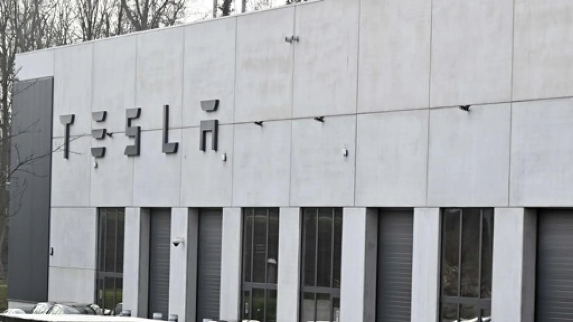 Awans : des tags nazis ont fait leur apparition devant l’entreprise ...