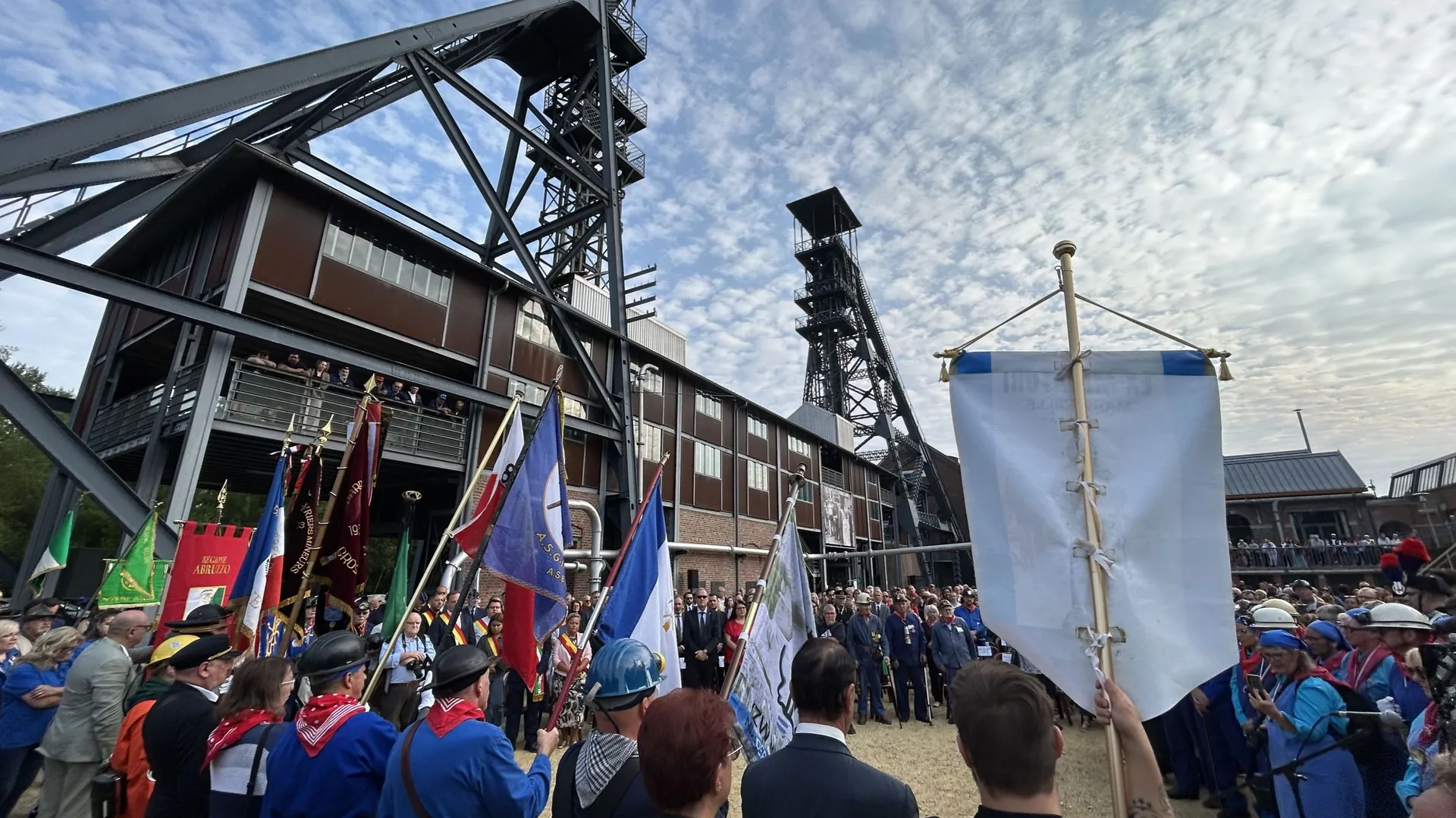 Catastrophe du Bois du Cazier : la cloche a retenti 262 fois ce ...