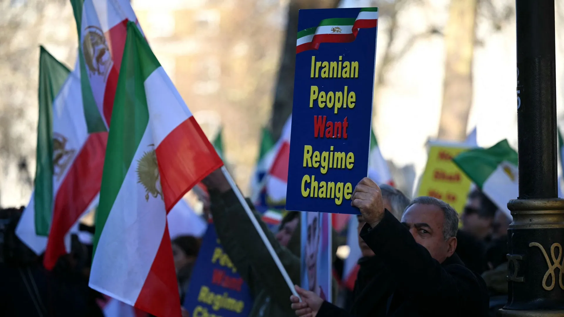 L’Europe inflige une amende 'symbolique' au réseau social X : le début ...