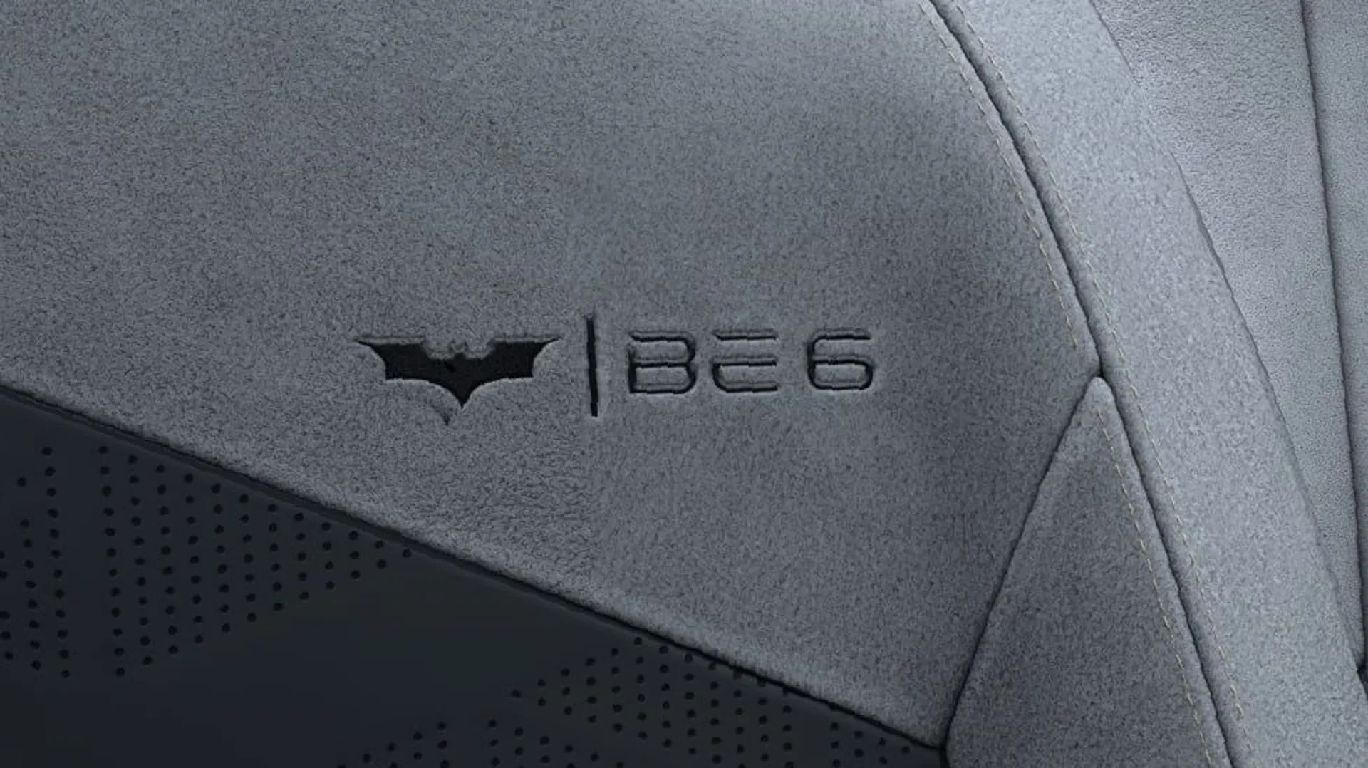 Une vraie Batmobile : la toute première voiture officielle 'Batman' en ...
