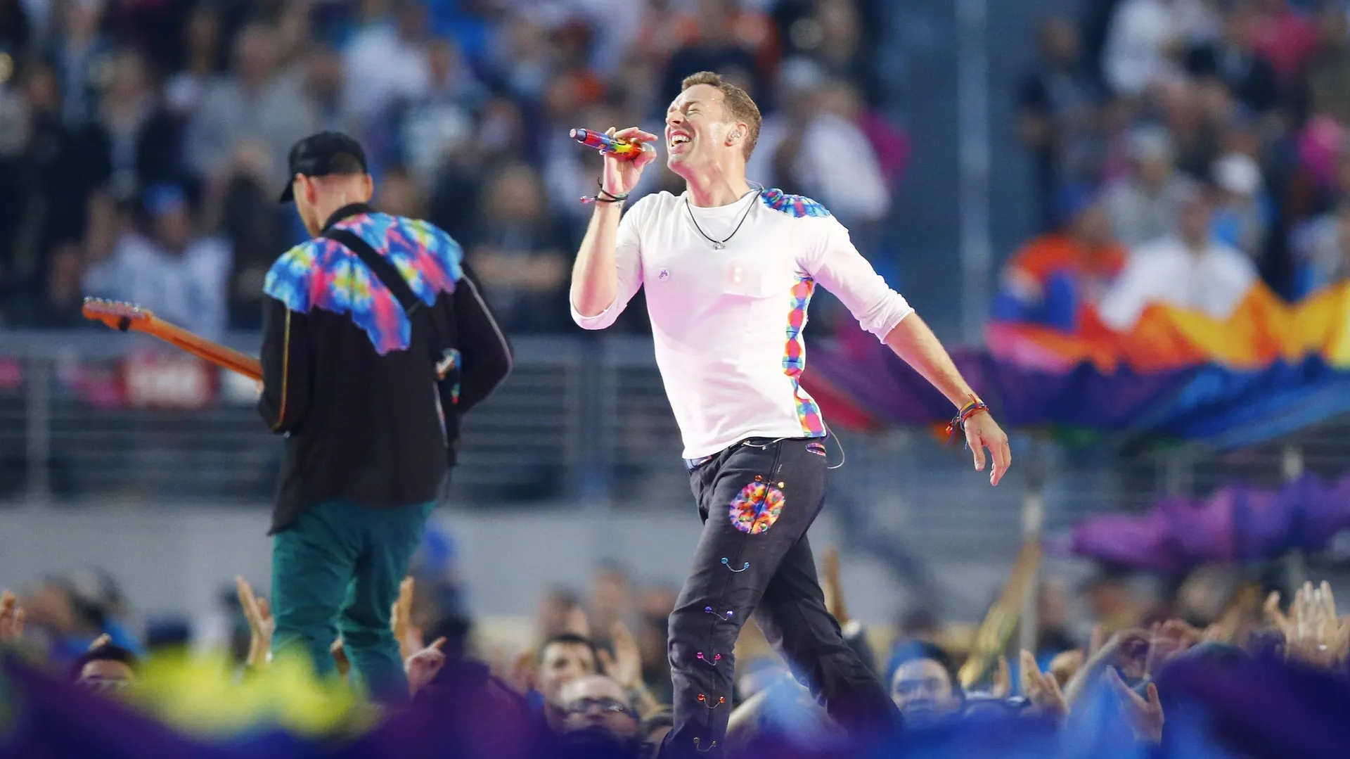 Coldplay sort un nouveau clip de son son single 'All My Love' avec une ...