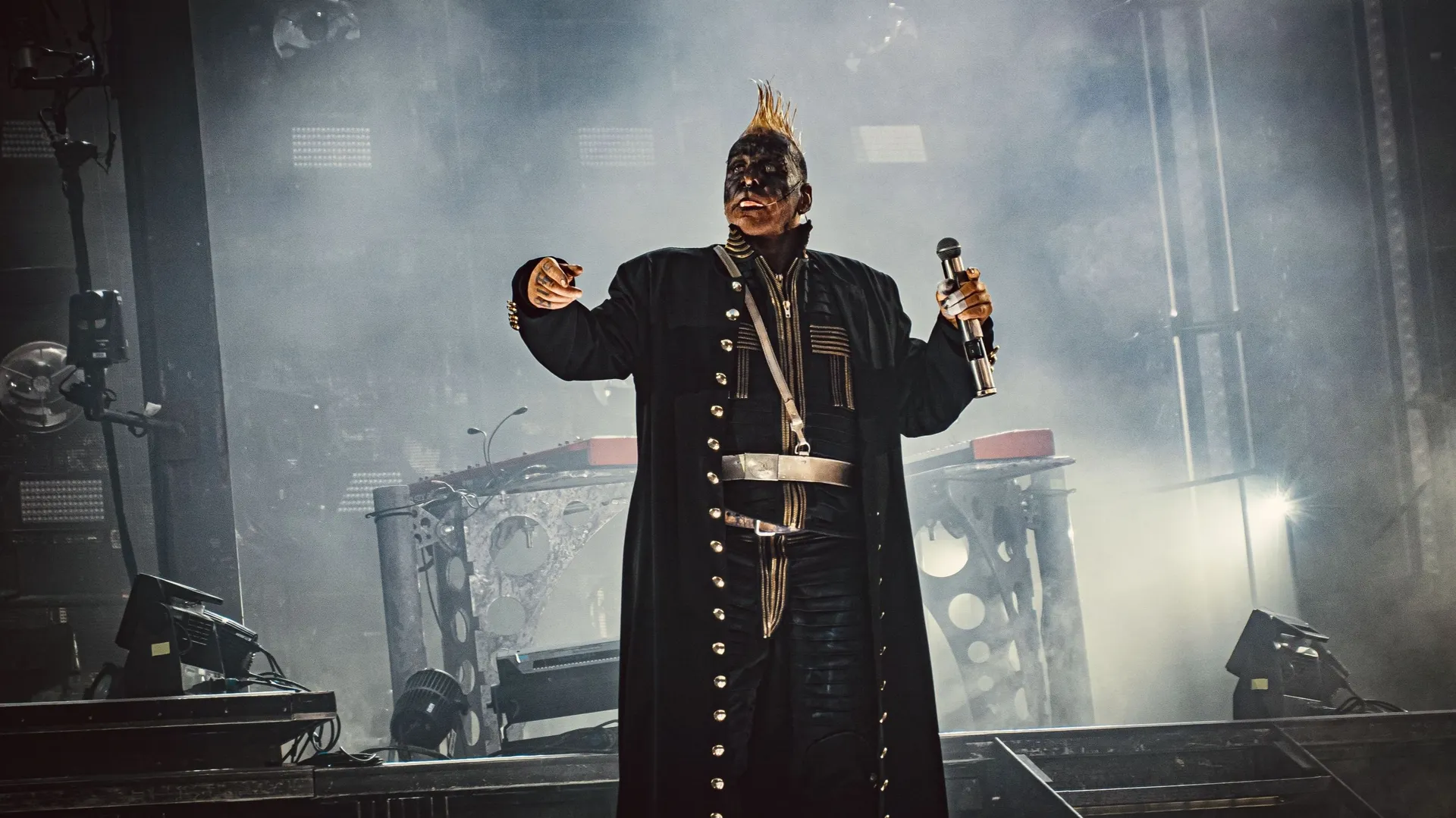 Till Lindemann, le chanteur de Rammstein, dévoile un nouveau single ...