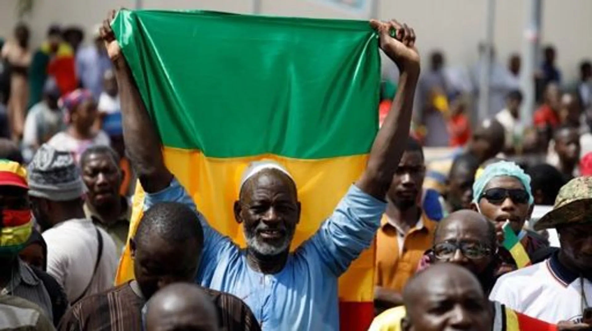 Les Maliens ont approuvé le projet de nouvelle Constitution avec 97% ...