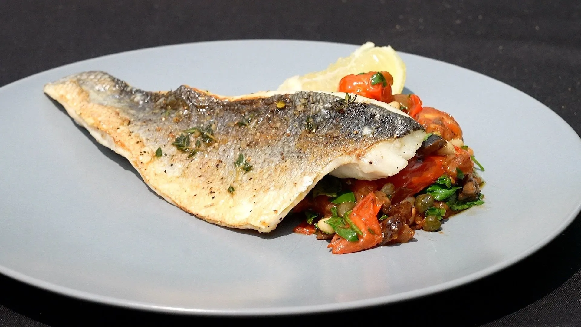 Recette : Filet de bar grillé de Gerald Watelet - RTBF Actus