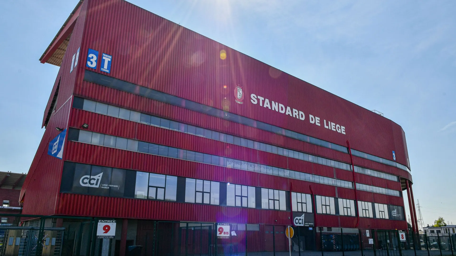 Le Standard de Liège est à vendre : trois candidats potentiels, mais ...