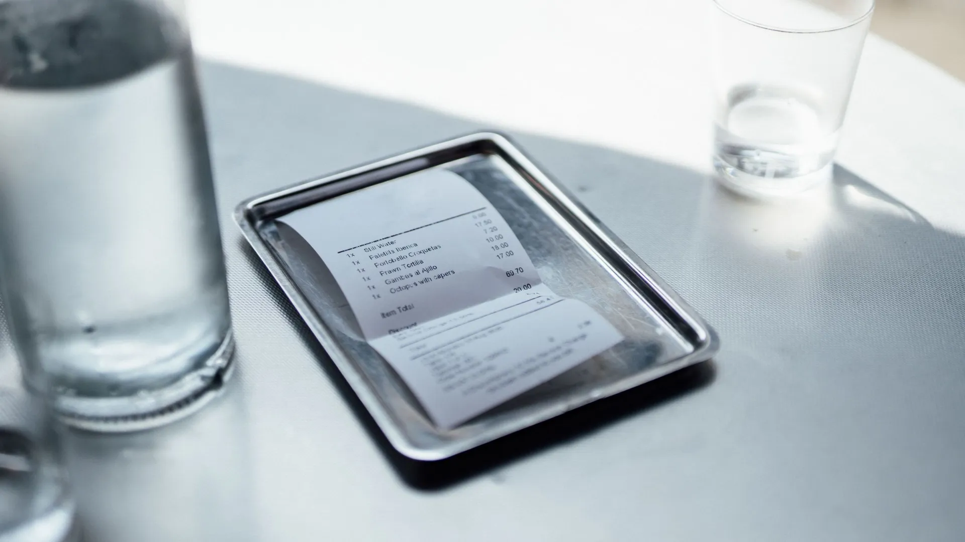 Pour éviter d'être 'déshonorée', l'Italie règle une note de restaurant ...