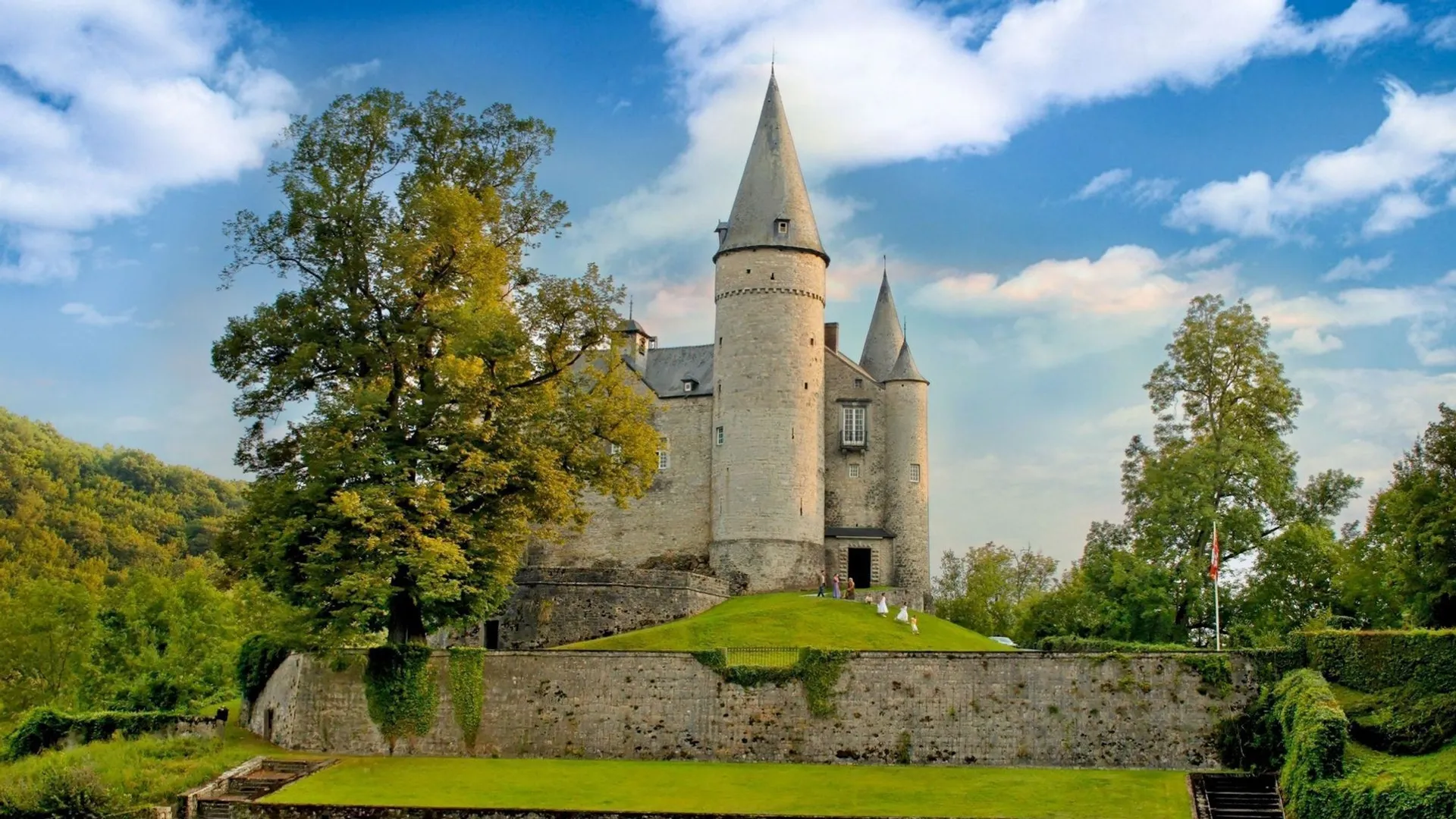 Le château de Modave : joyau du patrimoine, trésor hydraulique et lieu ...