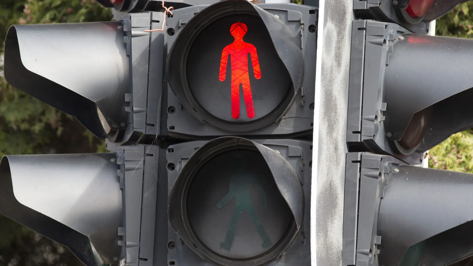 De plus en plus de piétons ignorent le feu rouge, une infraction ...