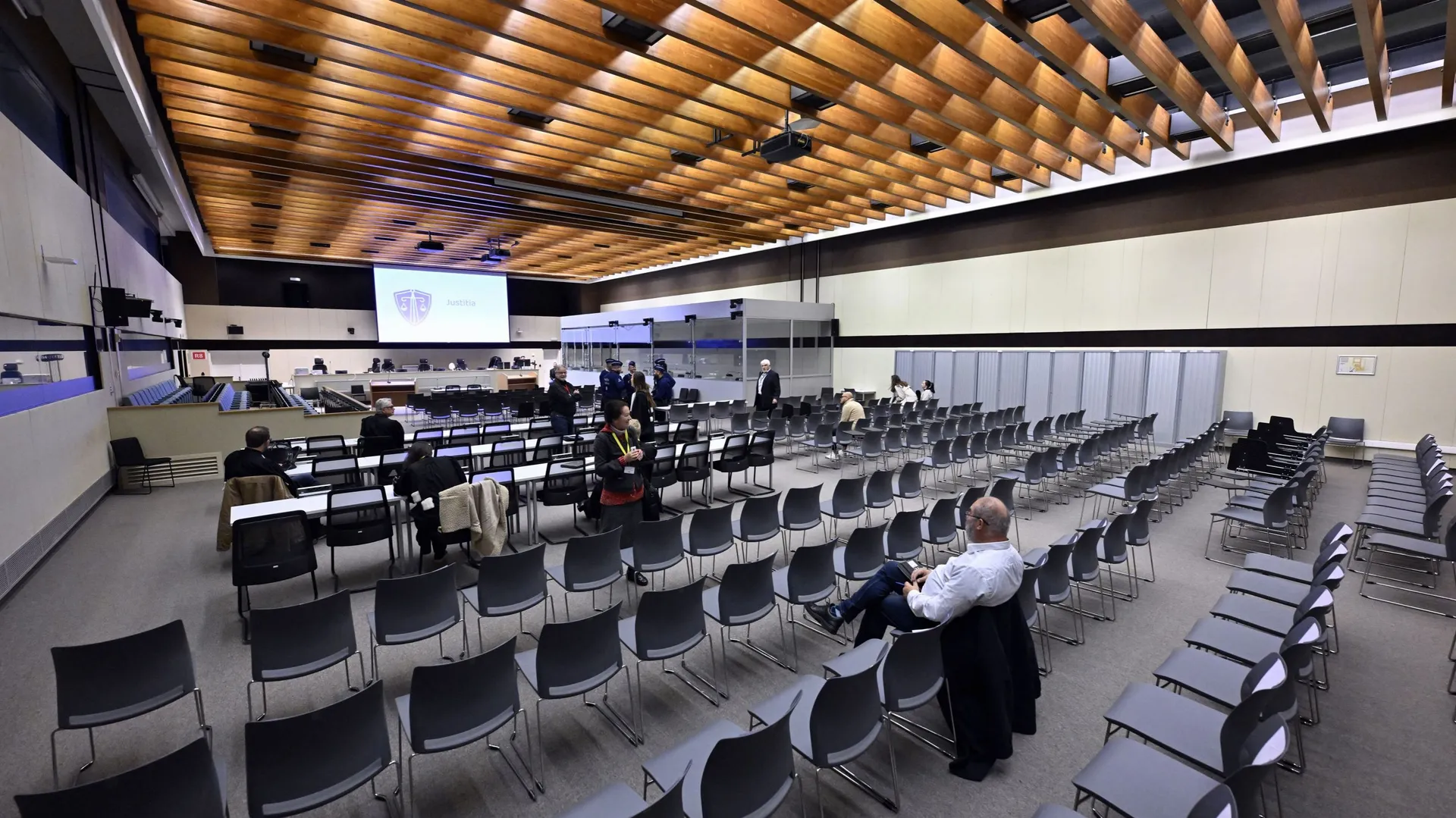 Procès Encro : plusieurs prévenus appuient les demandes d’avocats d’un ...