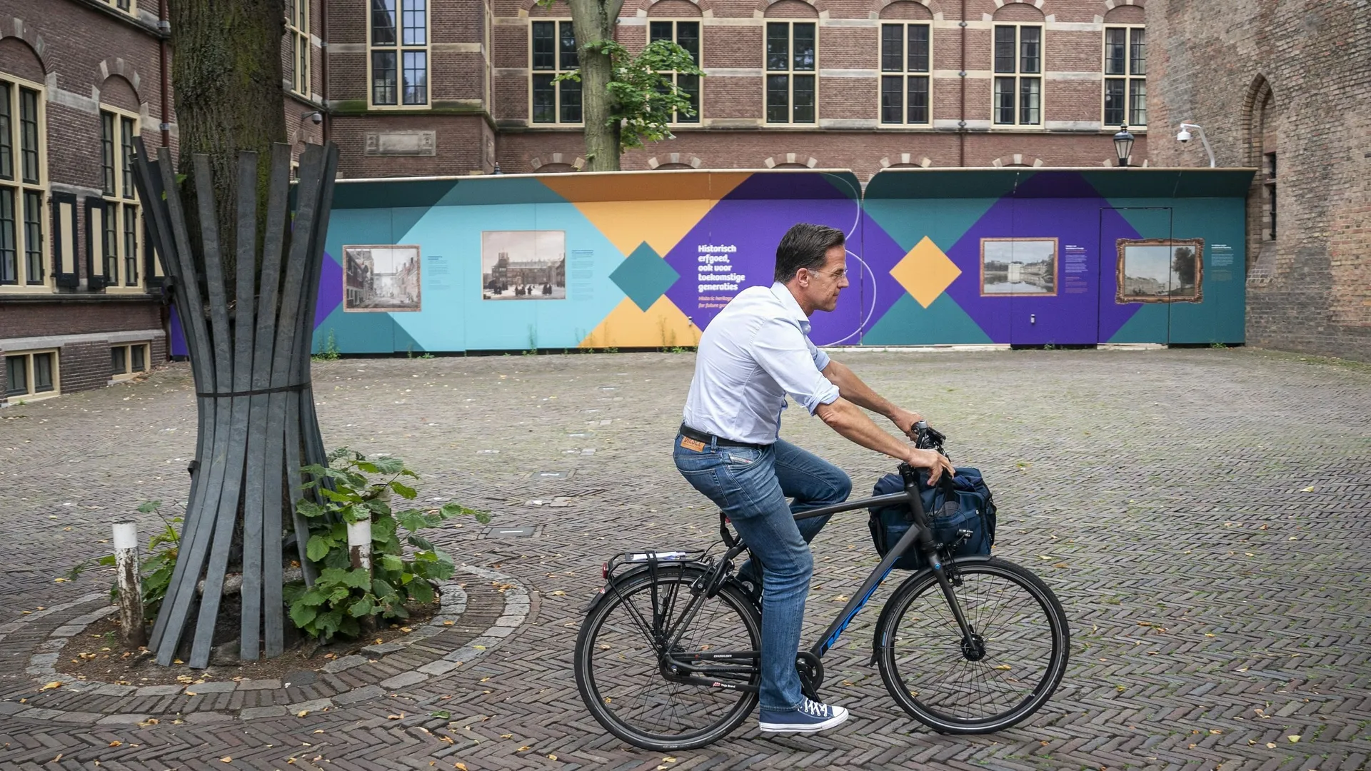 Qui est Mark Rutte, 'l'homme en teflon' qui va prendre la tête de l ...