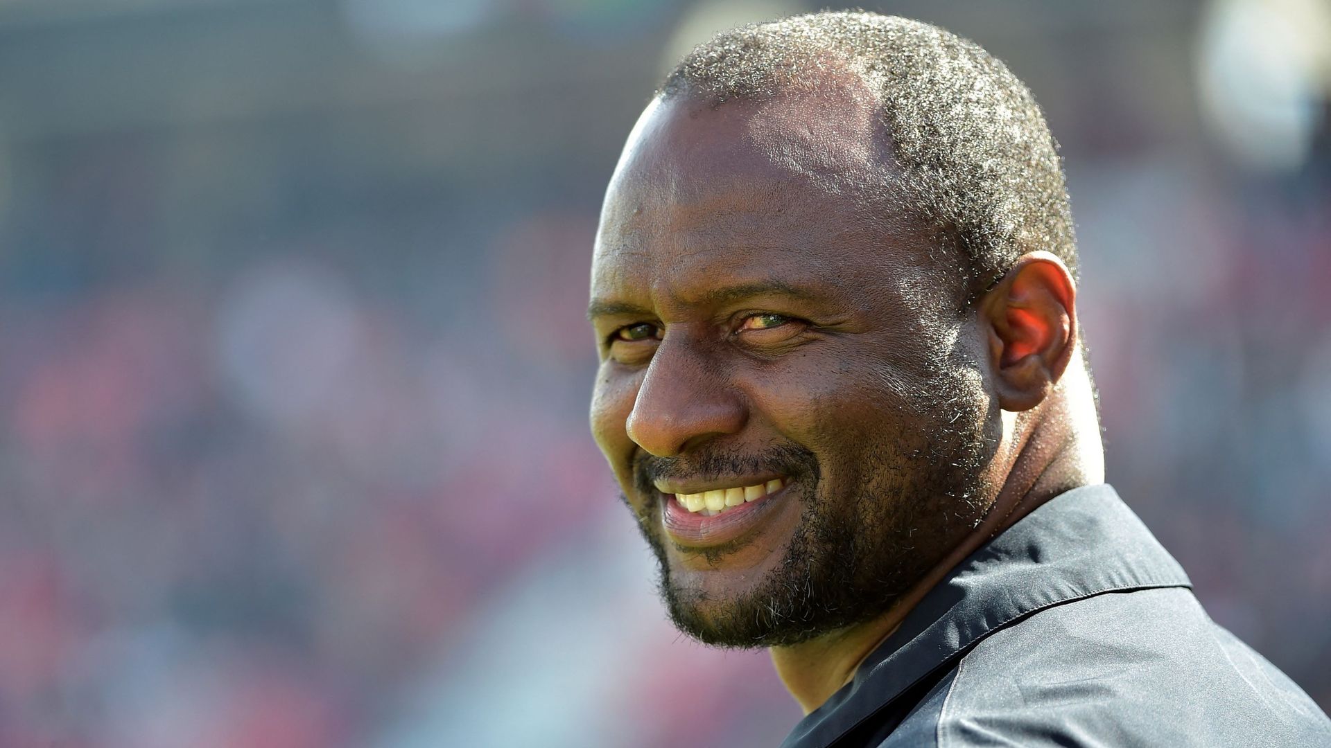 Quel CV atypique : Patrick Vieira, 'l’homme Galaxie' a encore frappé ...
