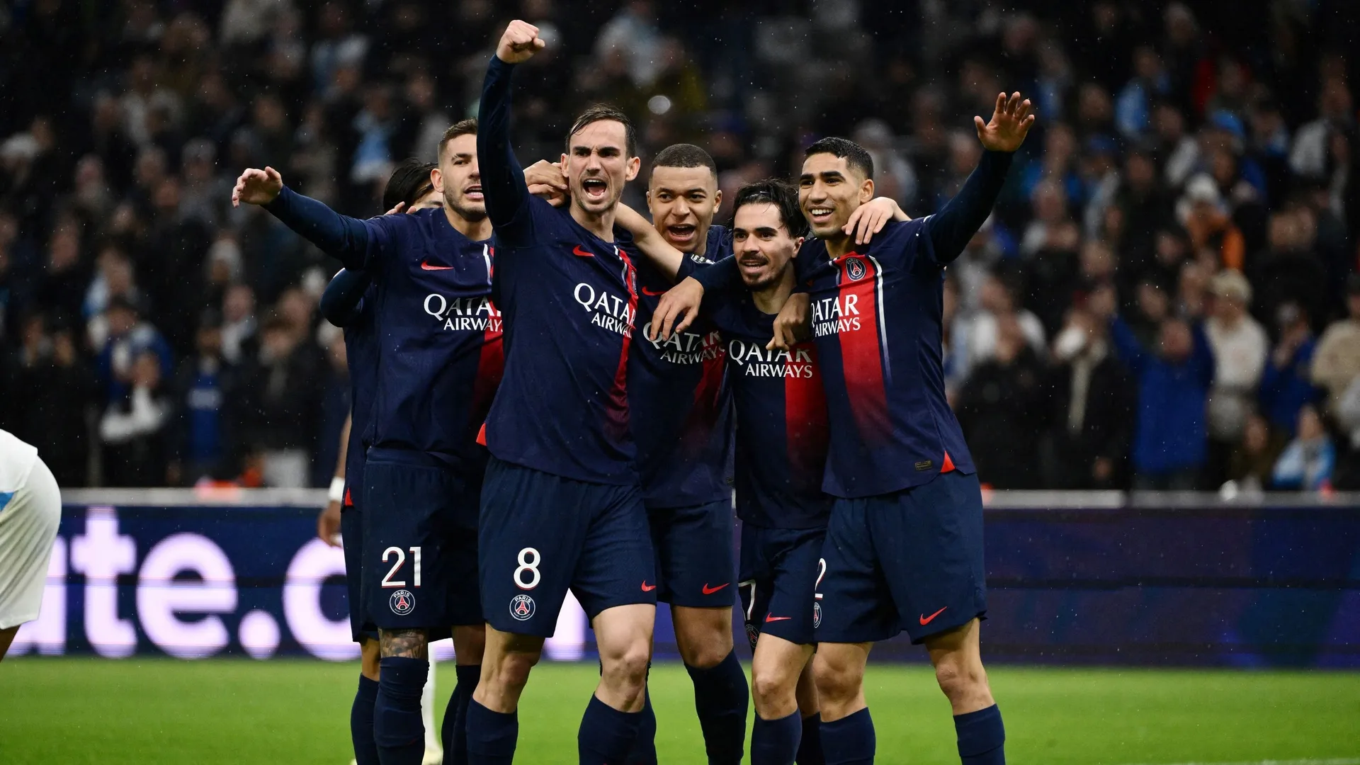 Contre le cours du jeu, dix Parisiens s’imposent à Marseille dans un ...