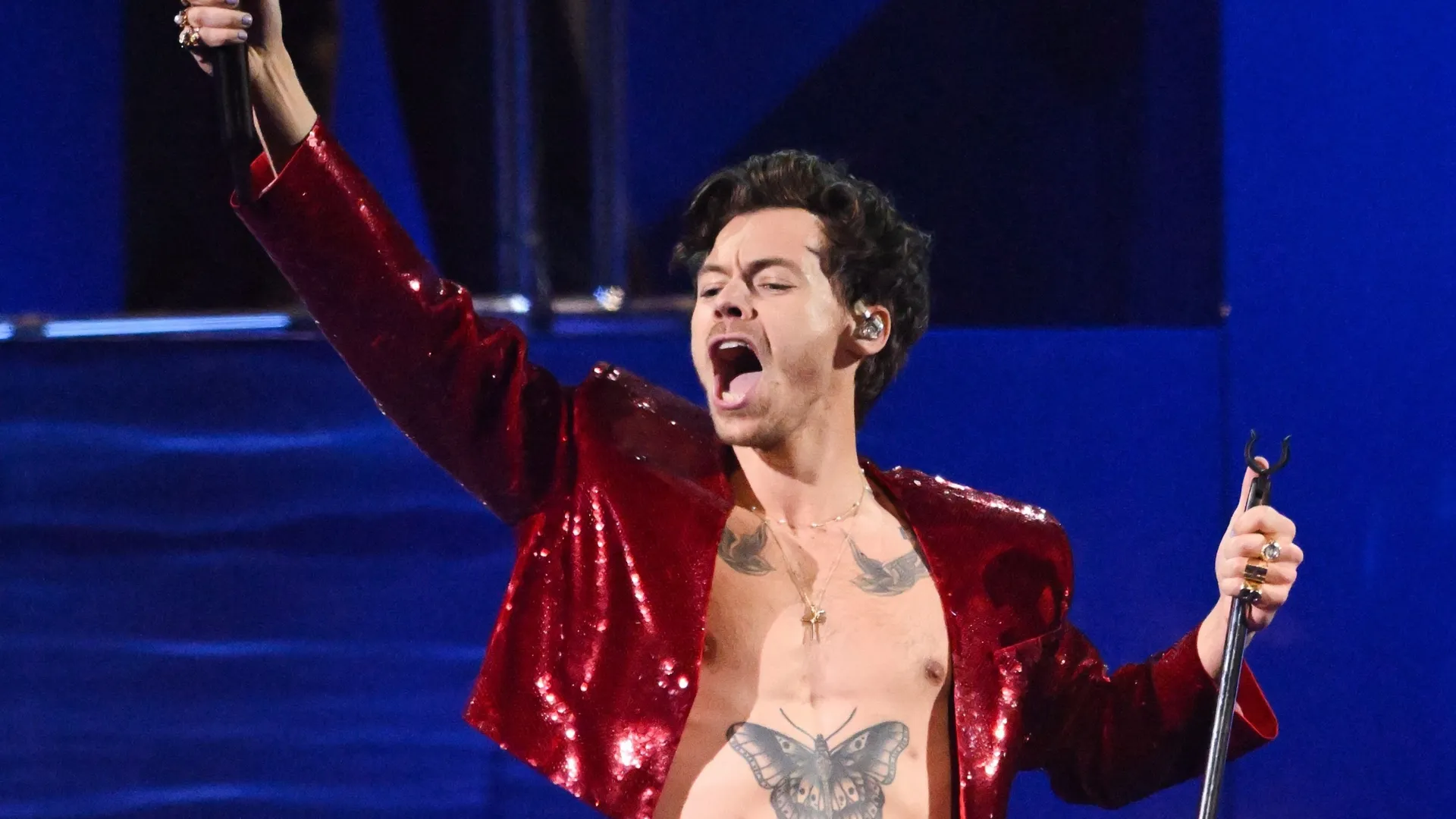 Harry Styles dévoile un nouveau single et annonce sa tournée dont 30 ...