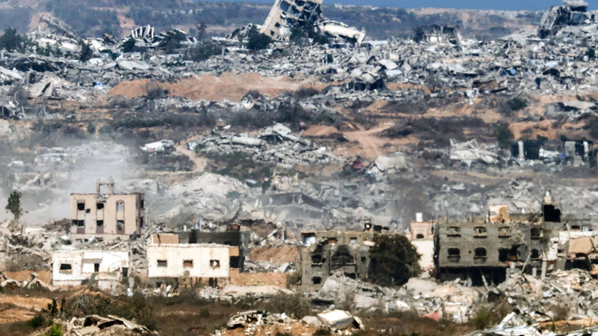 Il ne reste que des ruines : un reportage photo aérien inédit montre la ...