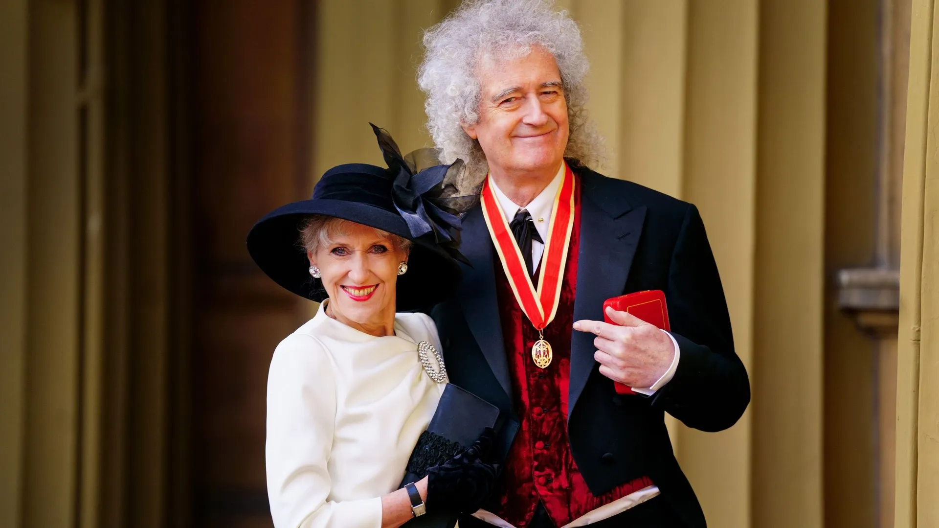 Brian May de Queen confie qu’il n’a jamais vu Freddie Mercury pleurer ...