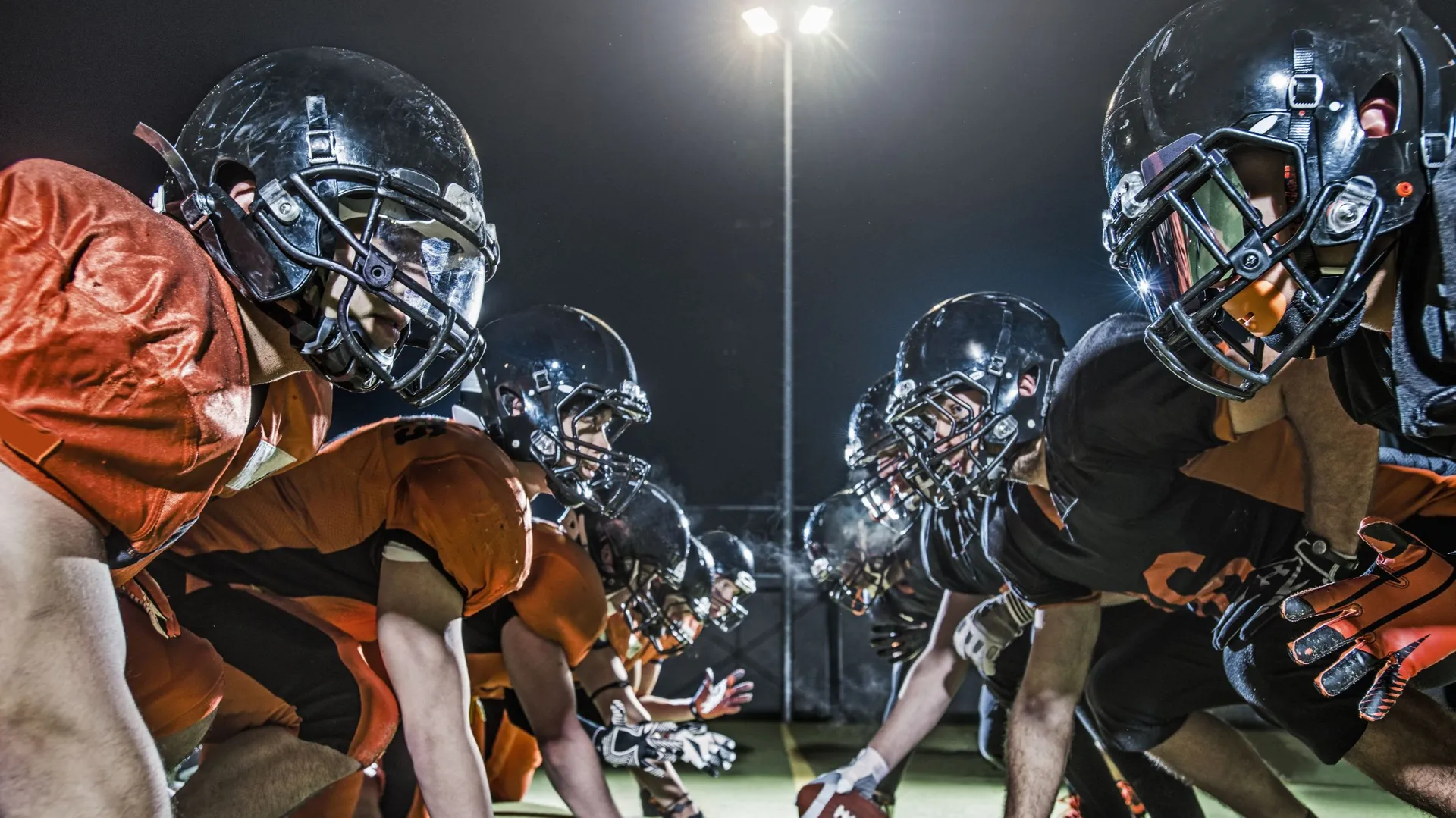 Du football américain à Arlon avec les ' Irons Bucks ' - RTBF Actus