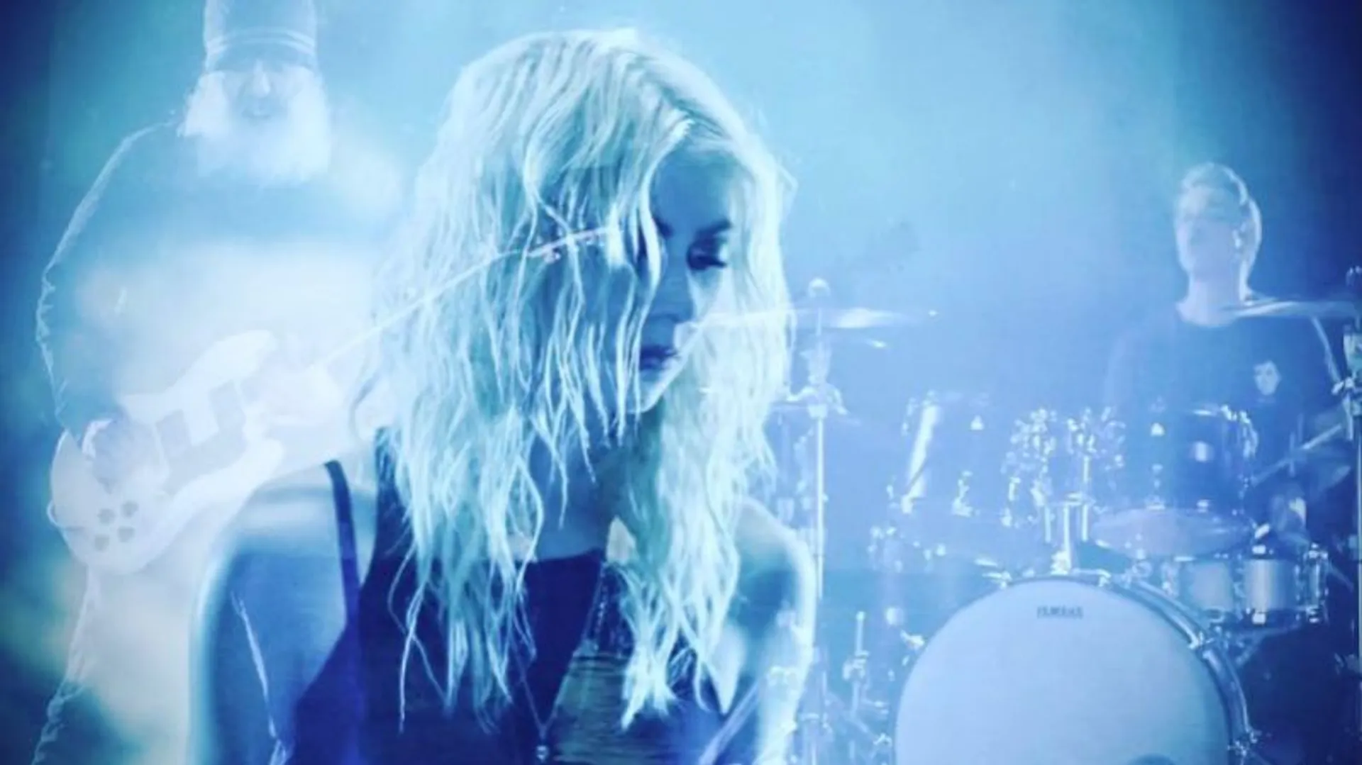 Taylor Momsen de The Pretty Reckless transforme sa chanson d'enfance du ...