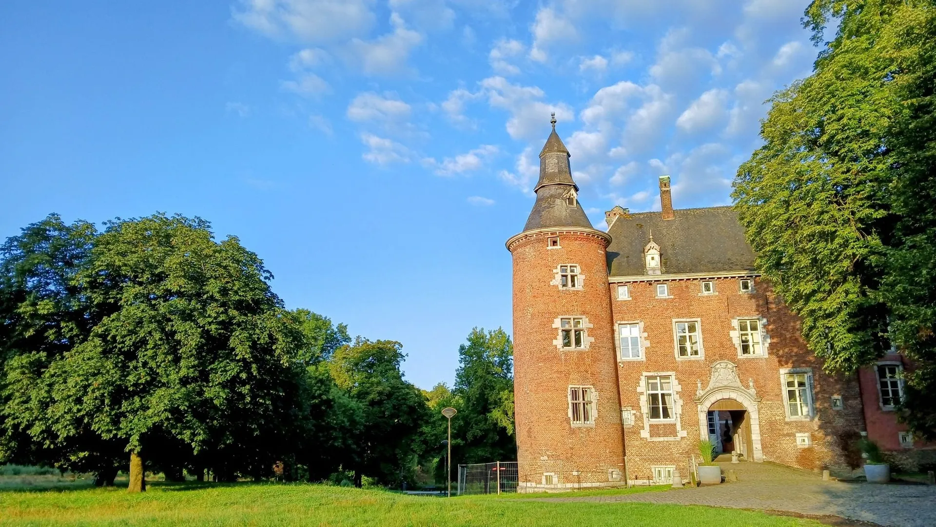 Météo en Belgique : temps chaud et très lourd ce mercredi - RTBF Actus
